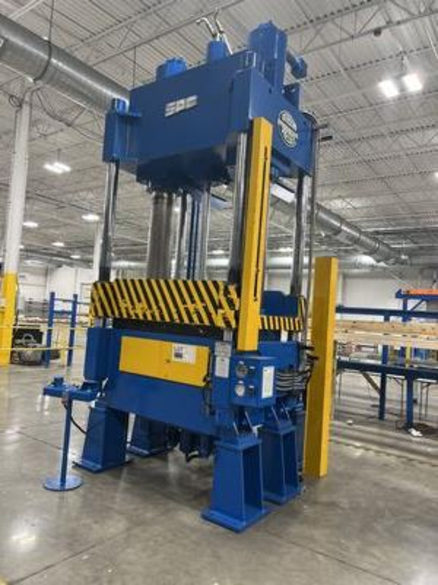 2001 SUTHERLAND AUTO STAMPER 4-POST HYD. PRESS, 200-TON CAP., 127 MAX ...