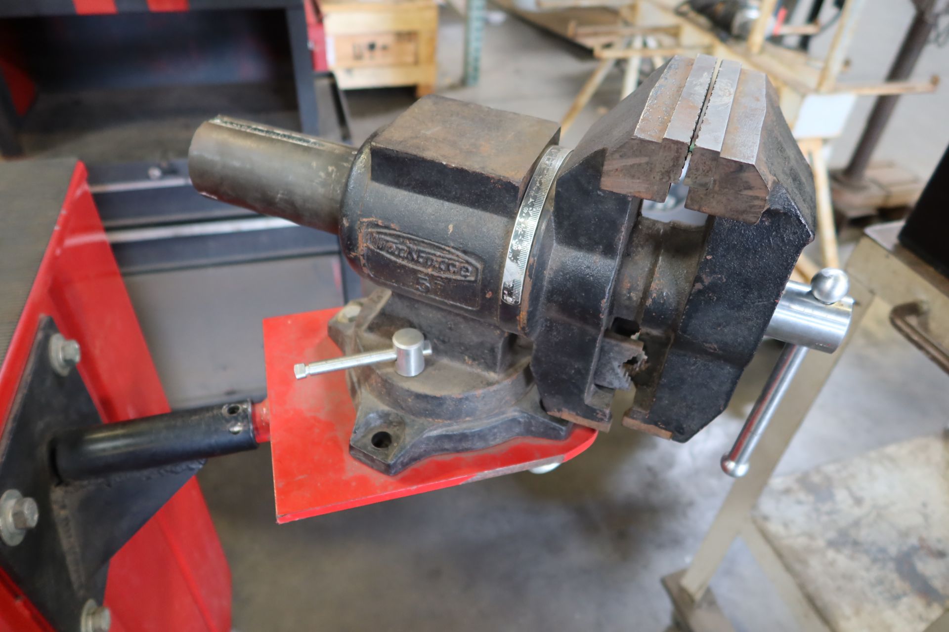 KZELL PORTABLE MAINTANCE TOOLBOX W/ 4" VISE