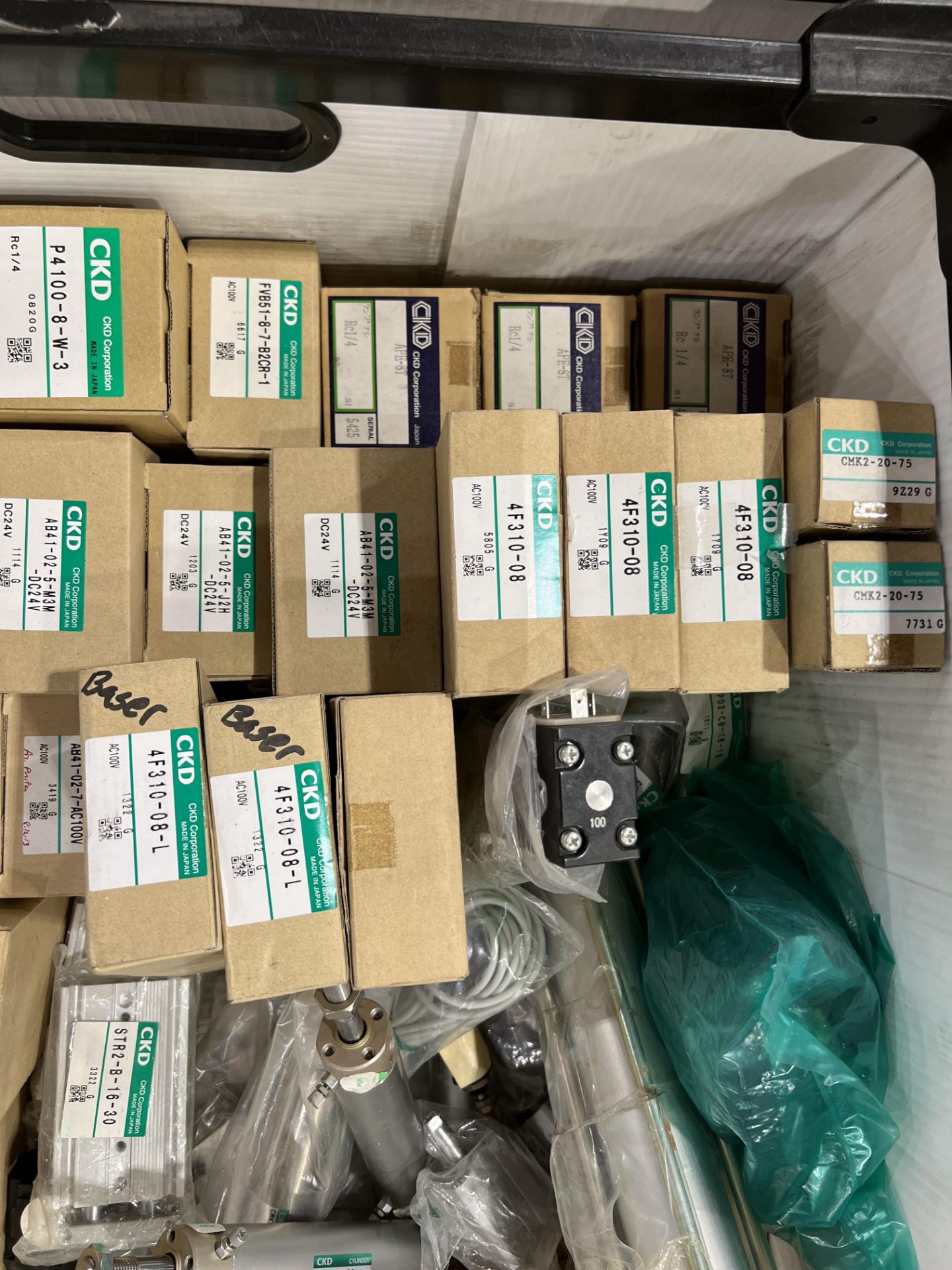 PALLET WITH CKD AND BIMBA PNEUMATIC COMPONENTS; SQUARELOCK PIPE FITTINGS