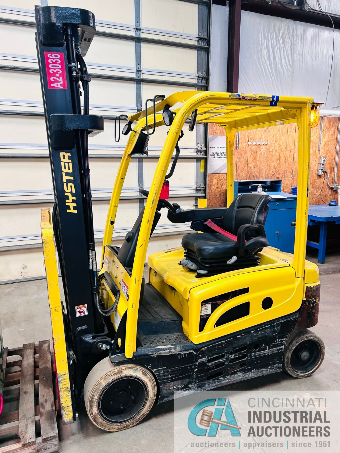{ Choice of lots: 276, 277, 278 } **2018 - 4,000 LB Hyster Model J40XN ...