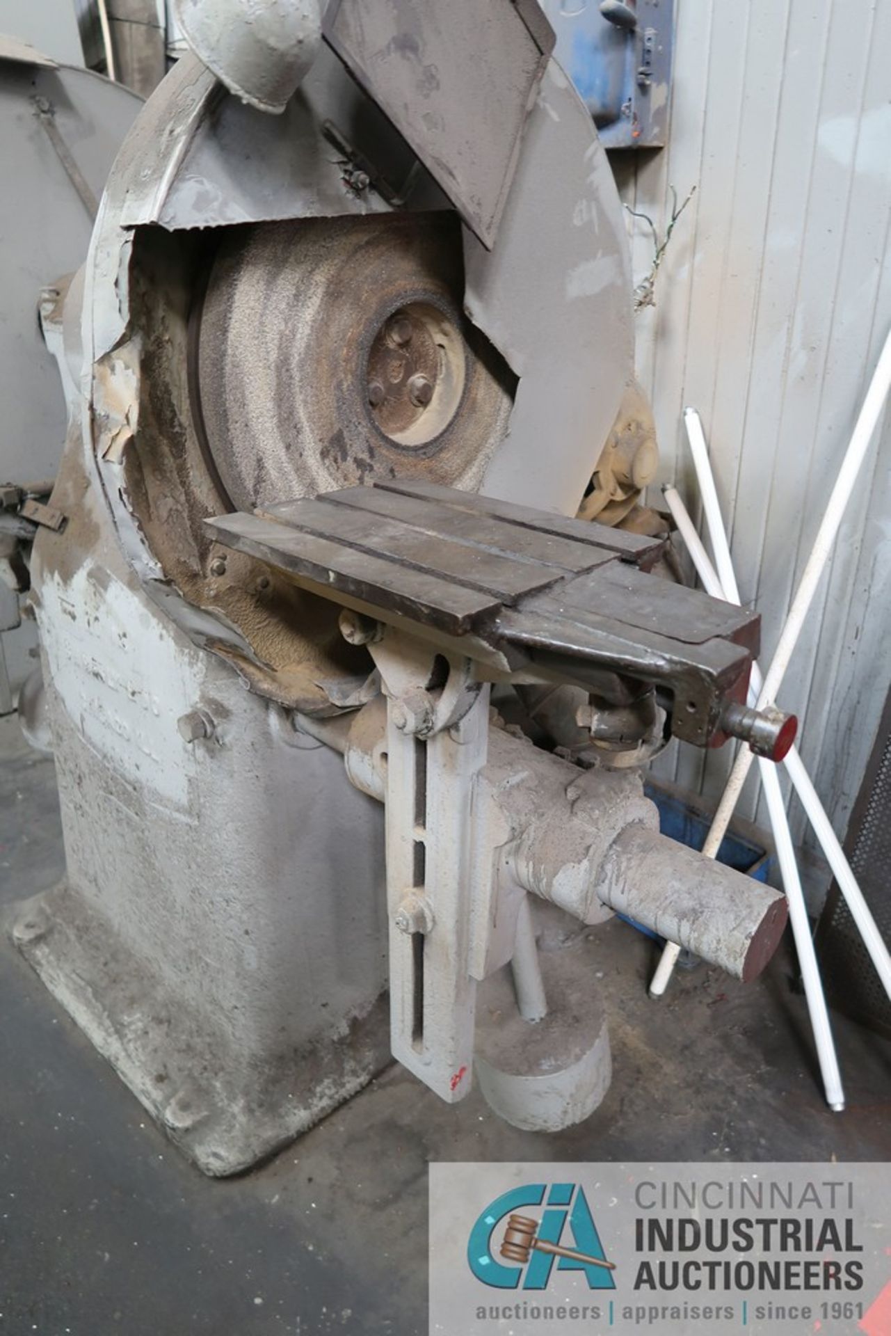20" CH BESLY NO. 12 DE GRINDER, 5 HP