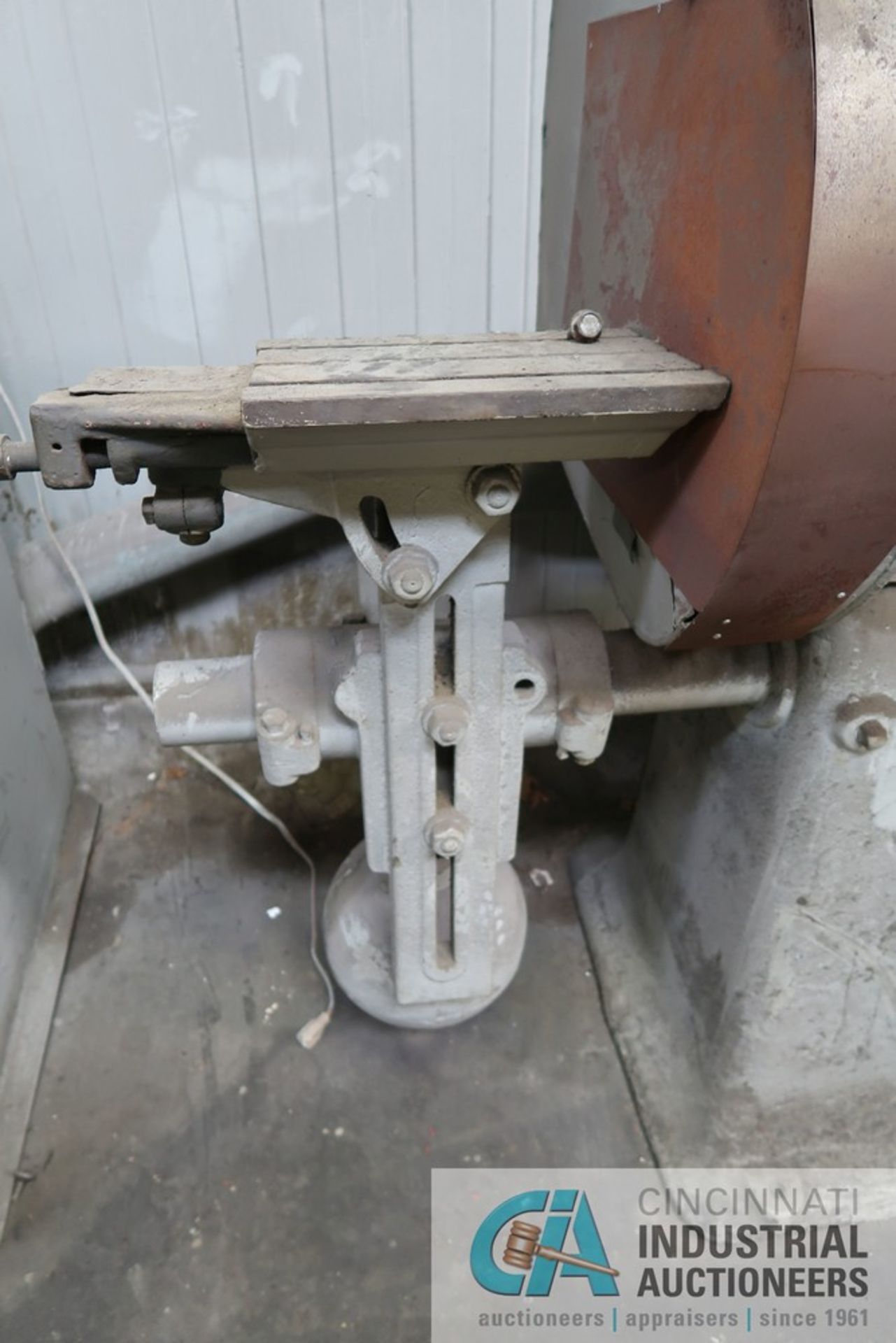 20" CH BESLY NO. 12 DE GRINDER, 5 HP