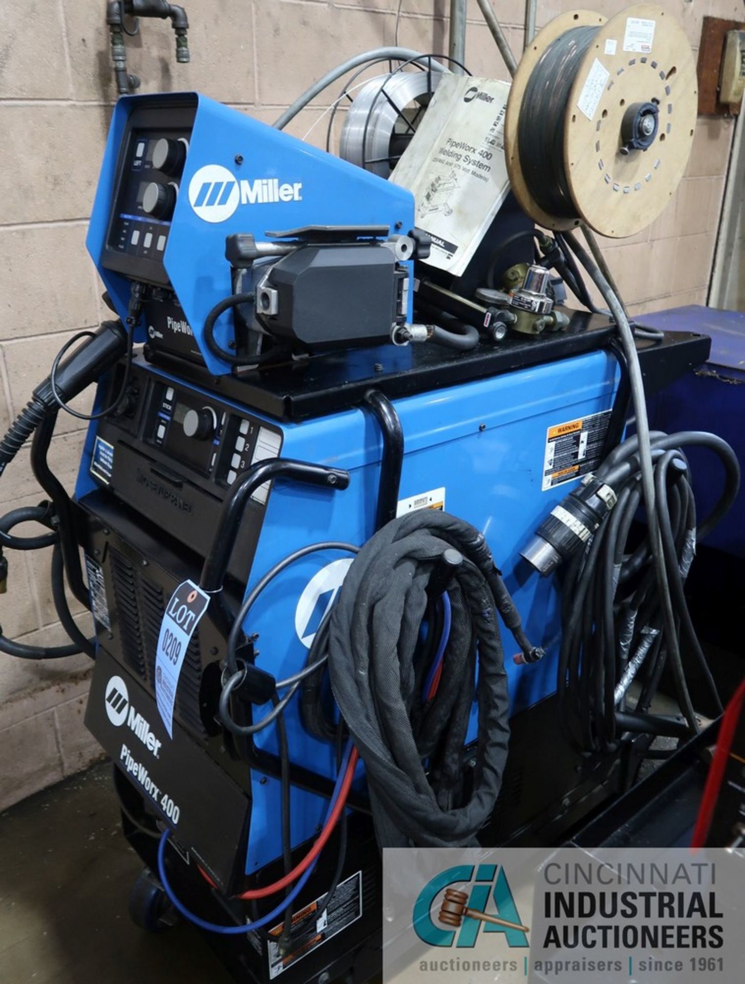 400 AMP MILLER MODEL PIPEWORX 400 WELDING SYSTEM S/N ME020277G WITH ...
