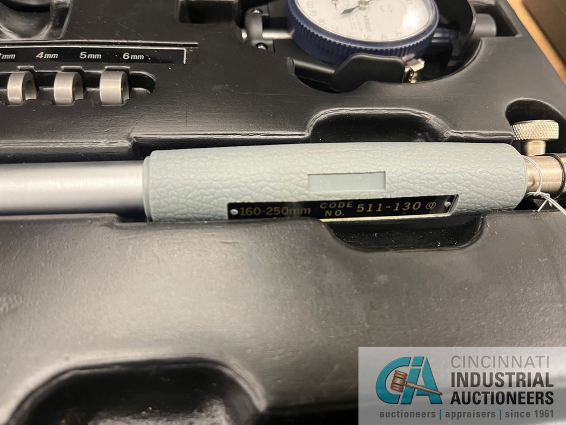 { Choice of lots: 3 } 160 - 250 MM MITUTOYO DIAL TYPE BORE GAGE