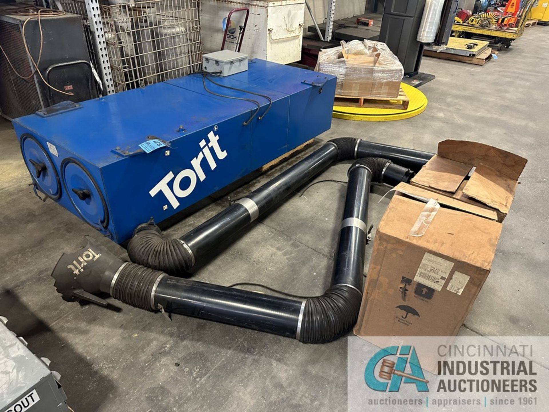 TORIT TRUNKLINE 2000 FUME COLLECTOR; S/N IG458735, (2) FLEX ARMS, (2 ...