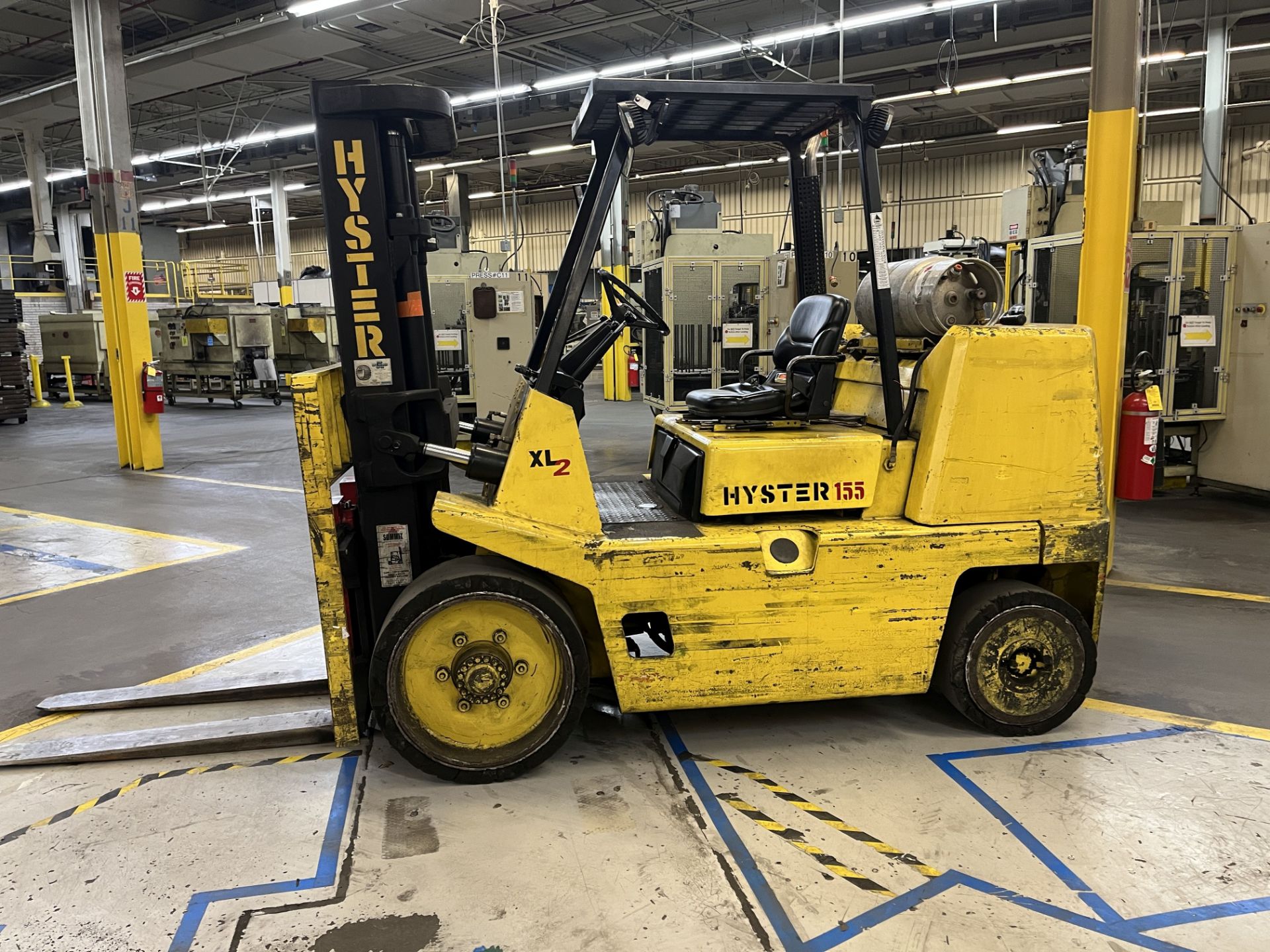 15,000 LB. HYSTER MODEL S155XL PROPANE FORKLIFT; S/N BUZ4D04393T, LOAD ...