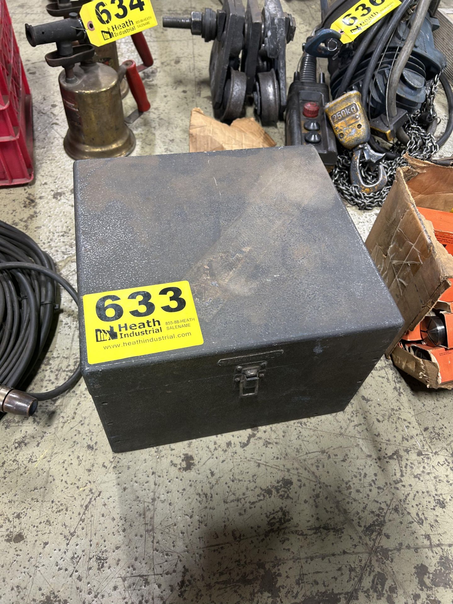 MAHR SUPRAMESS GAGE IN CASE