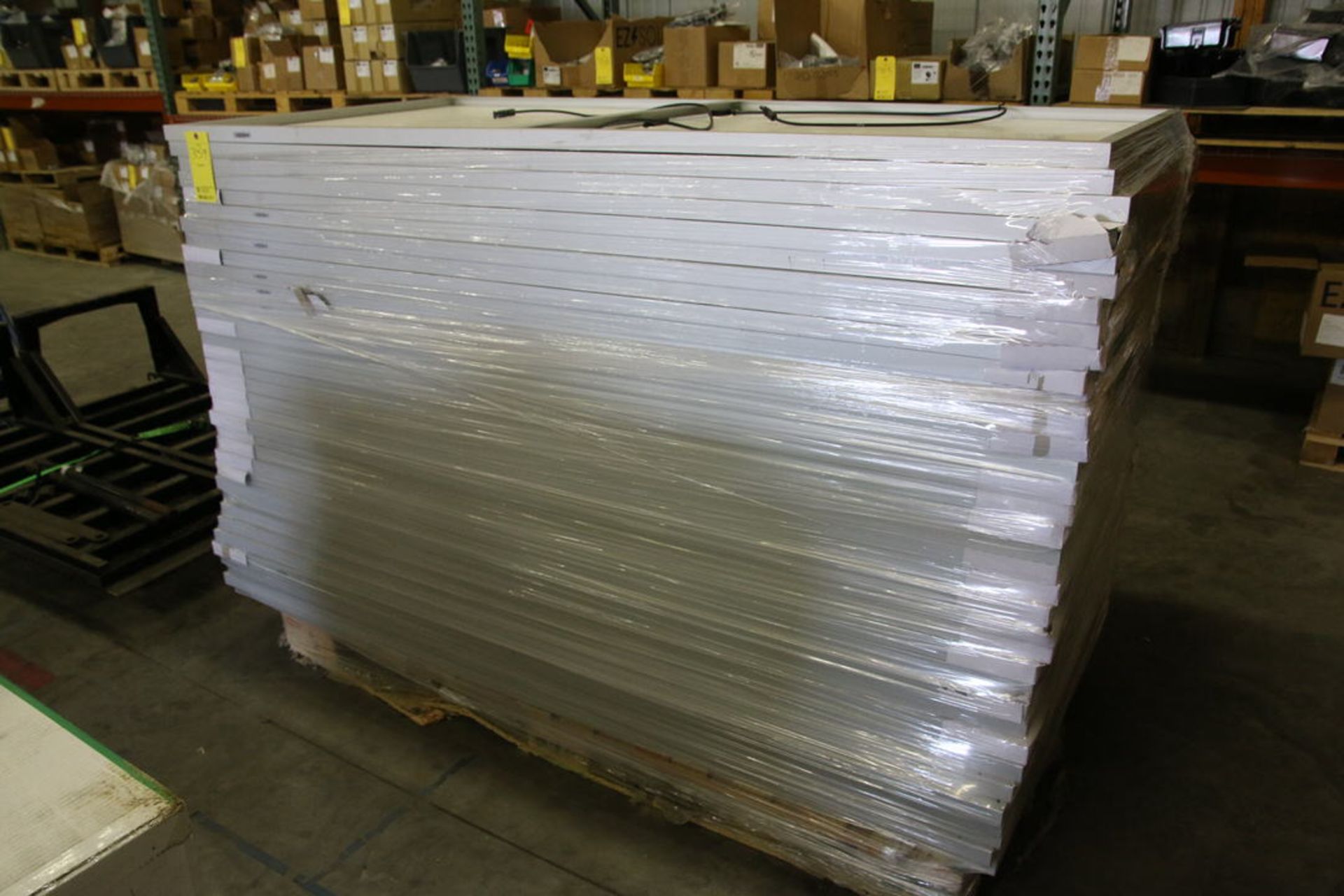 Pallet of Q Cells Solar Panels, 81" x 40", Quantity of (35) (LOCATION 2 ...