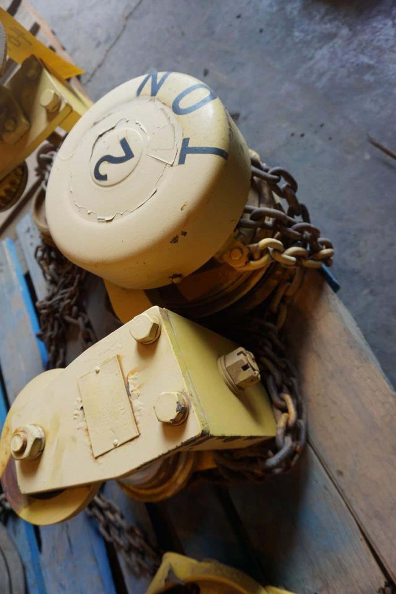 CHAIN HOIST 2 TON CAP