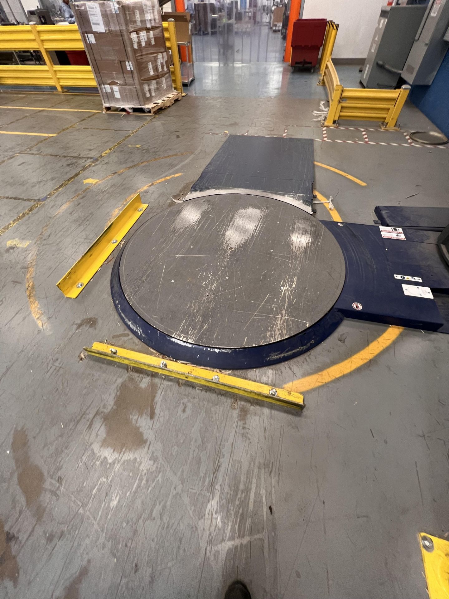 2022 LANTECH PALLET WRAPPER, MODEL Q300, S/N QM0057377, SINGLE PHASE ...