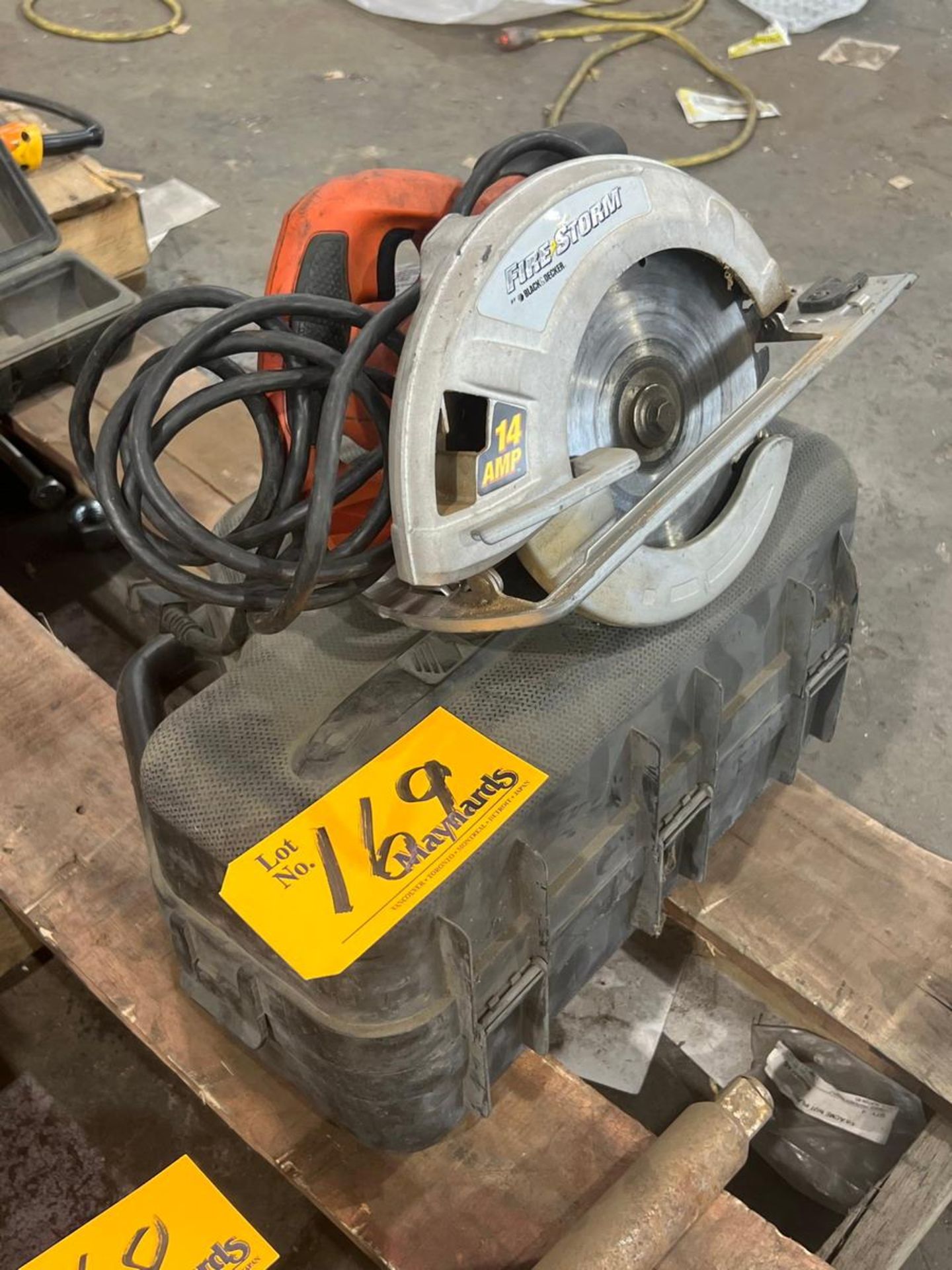 Black and Decker Fire Storm 7-1/4'' circular hand saw type 2, 120 V, 60 ...