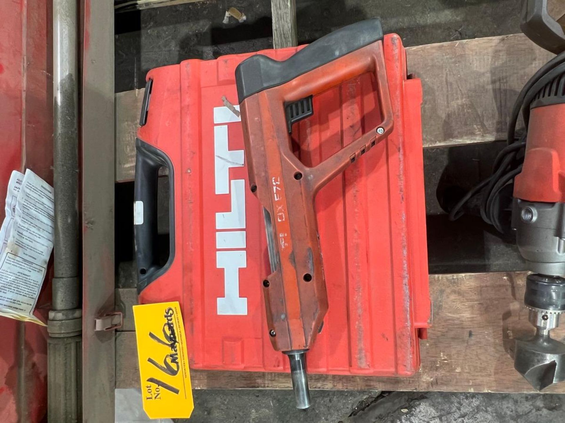 Hilti DX E72 Powder Actuated Fastening Tool with carrying case [Loc ...