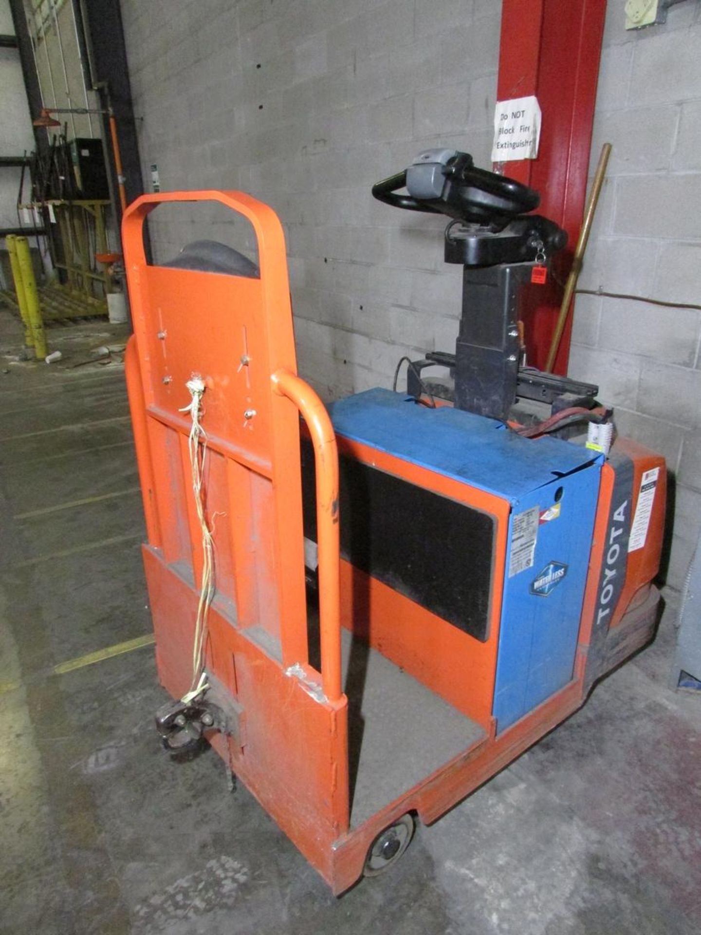 { Choice of lots: 315, 316, 317, 318 } Toyota 8TB50 24V Electric Tugger ...