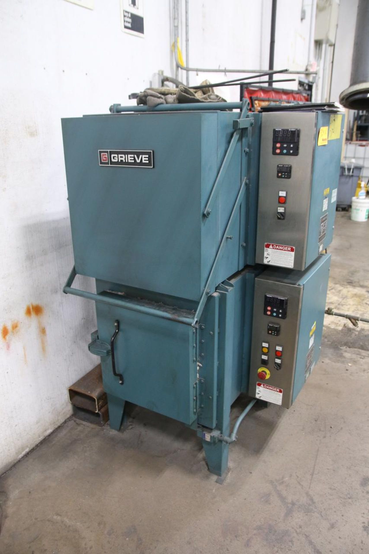 Grieve BF-121812 Heat Trear Bench Furnace