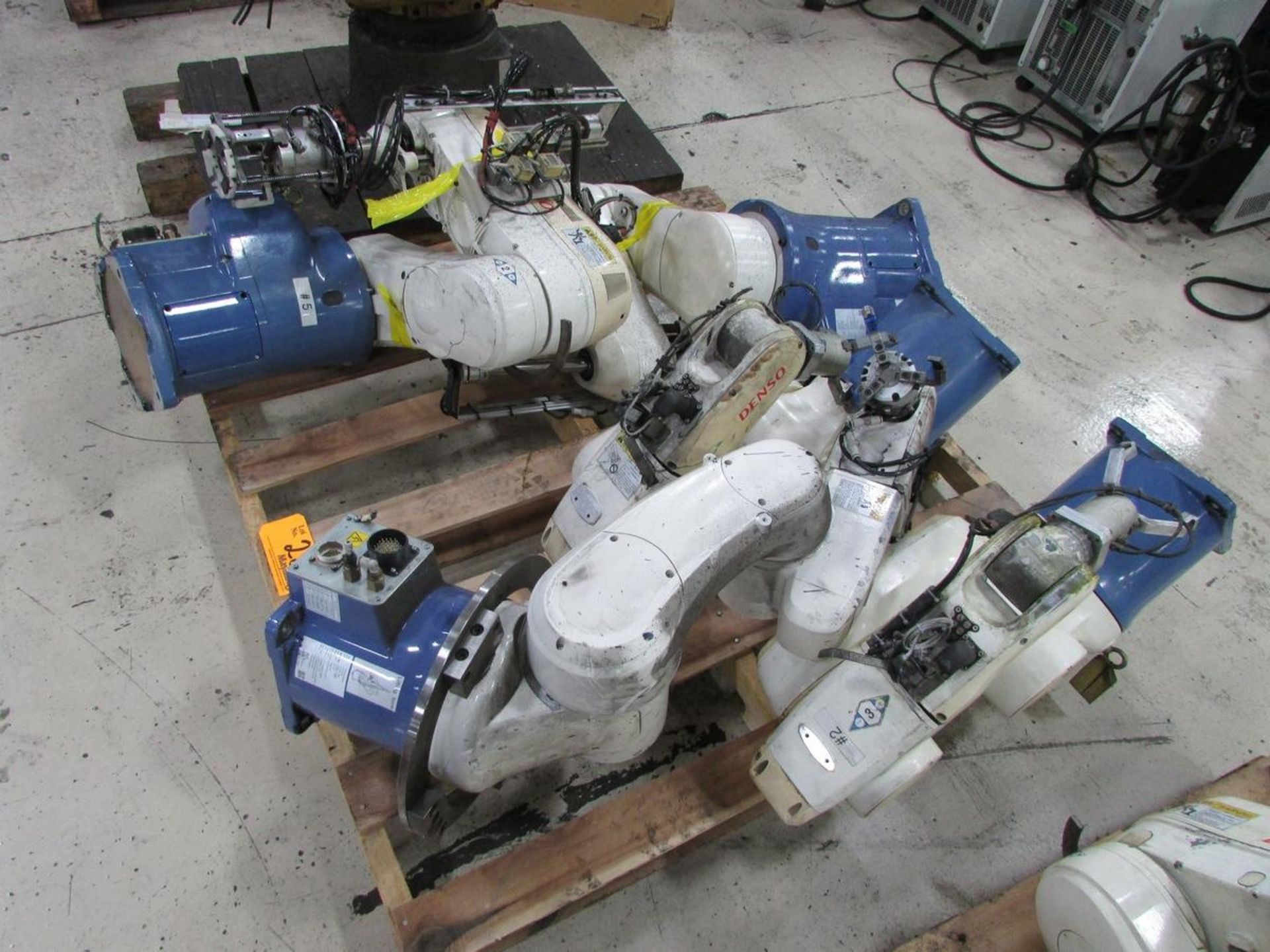 Denso (5) Industrial Robots (1) HM-40702E2M, (1) HM-40702M, (1) VS ...