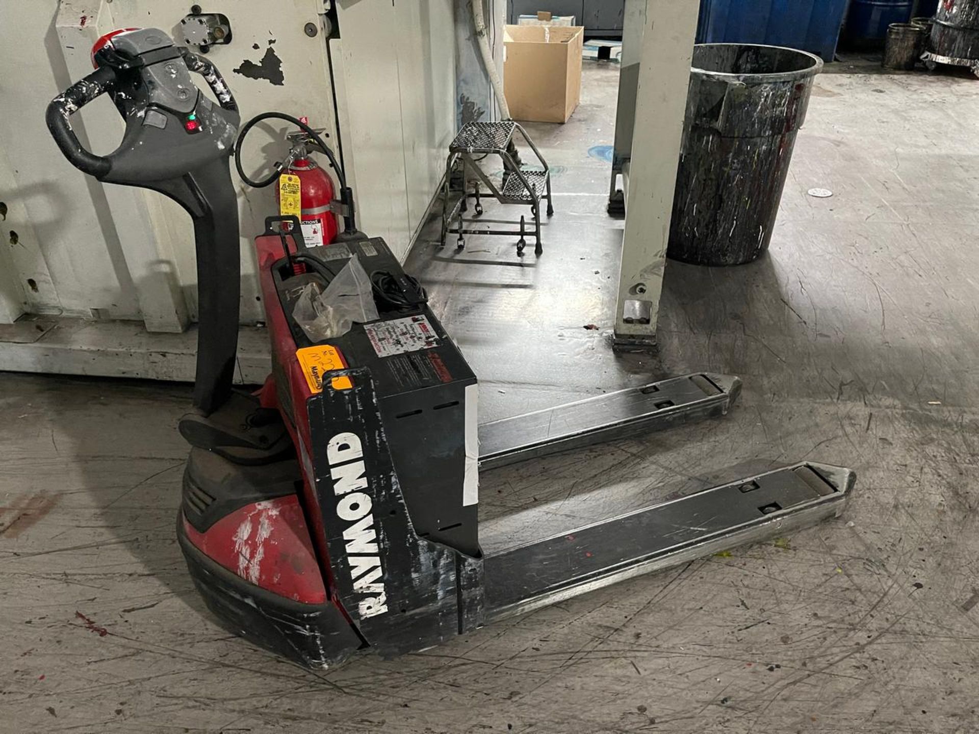 RAYMOND MODEL 8210 ELECTRIC PALLET JACK [Loc: Croydon, PA ] {Removal ...