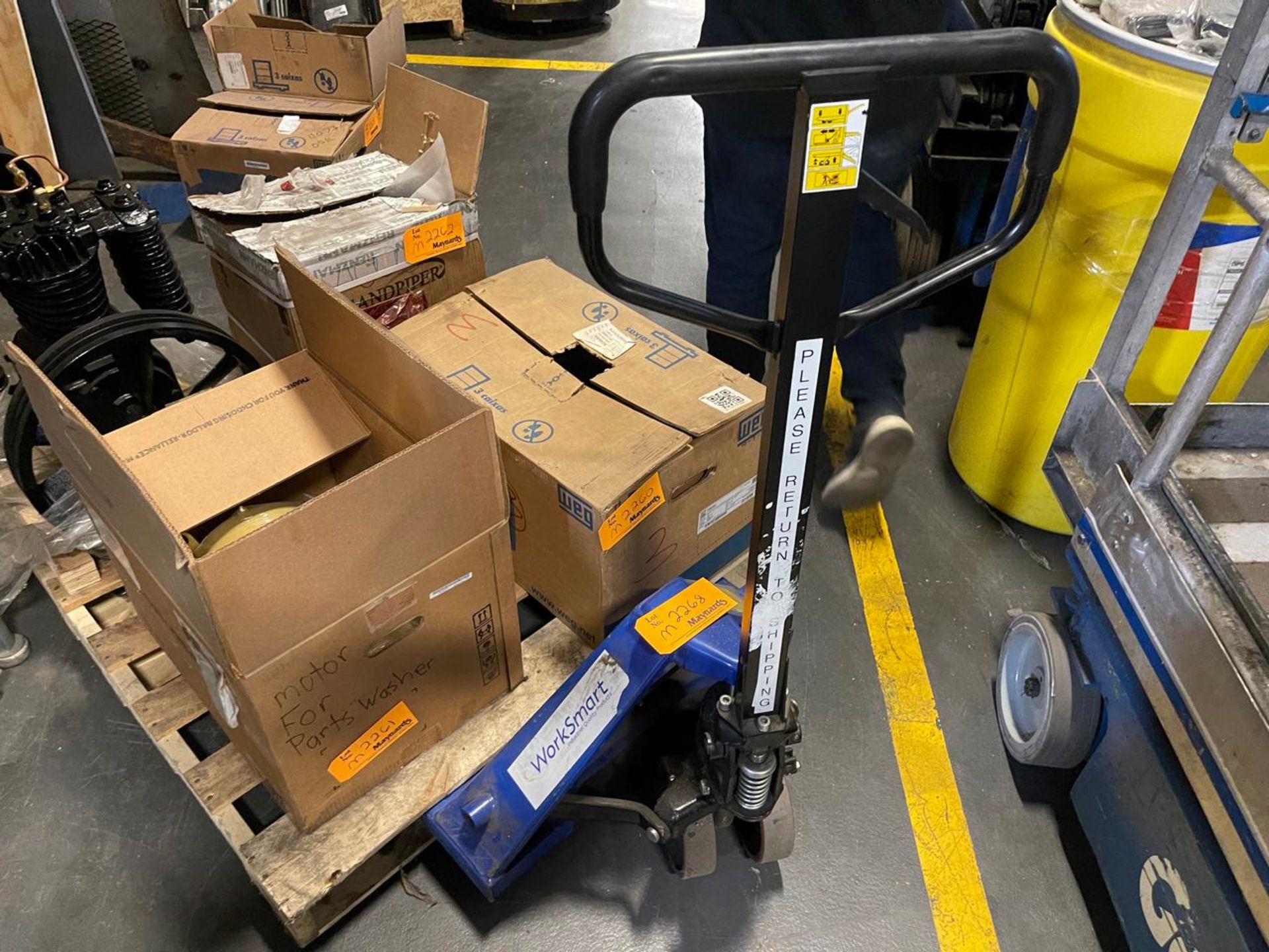 WORKSMART PALLET JACK 5,500 POUND CAPACITY [Loc: Croydon, PA ] {Removal ...
