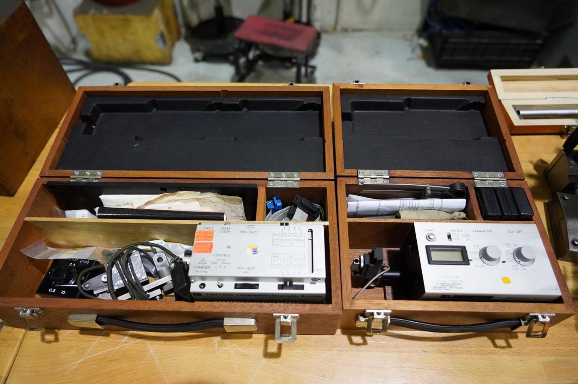 Taylor Hobson surtronic 3P (2) Surface Roughness Analyzer and Recorder
