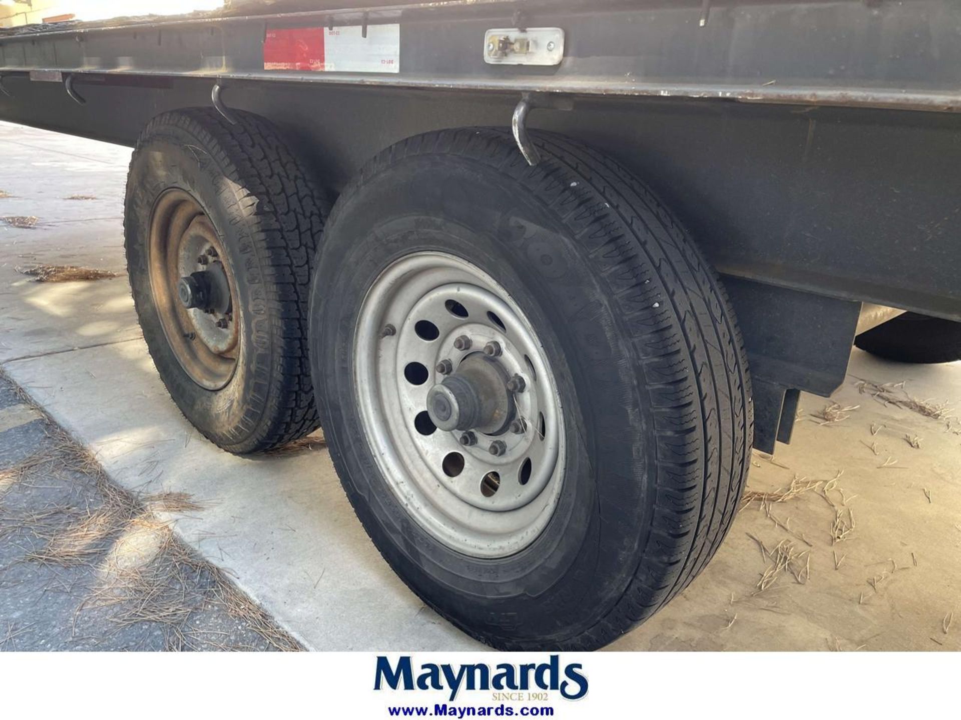 Ronco 8' x 28' T/A Flat Bed Trailer S/N VIN 1R9UE28296V252325 [Loc ...