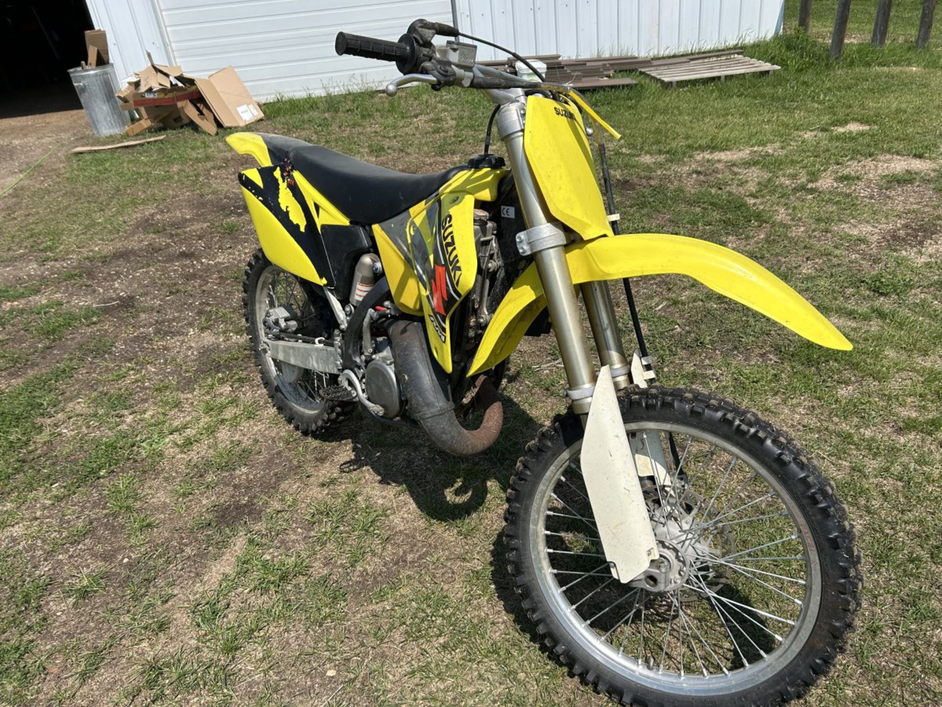2001 SUZUKI RM 125 DIRT BIKE, S/N JS1RF16C622101929