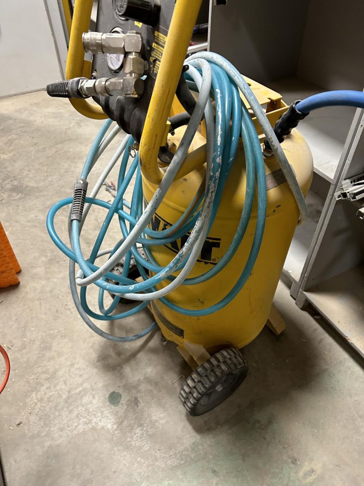 DEWALT AIR COMPRESSOR TANK & AIR HOSE