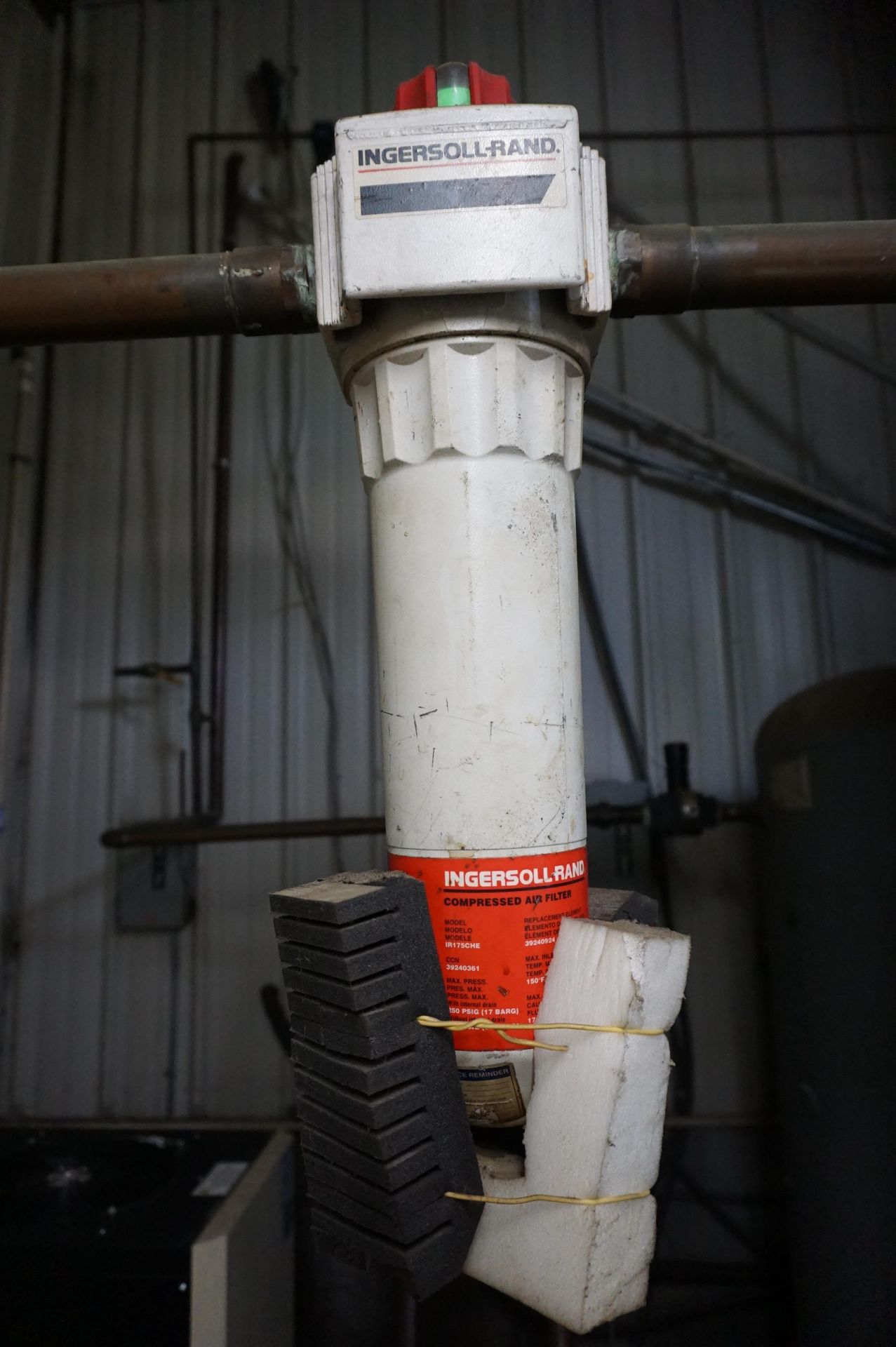 LOT TO INCLUDE: (1)VERTICAL AIR TANK, MAWP 200 PSIG, 210 GAL, (1 ...