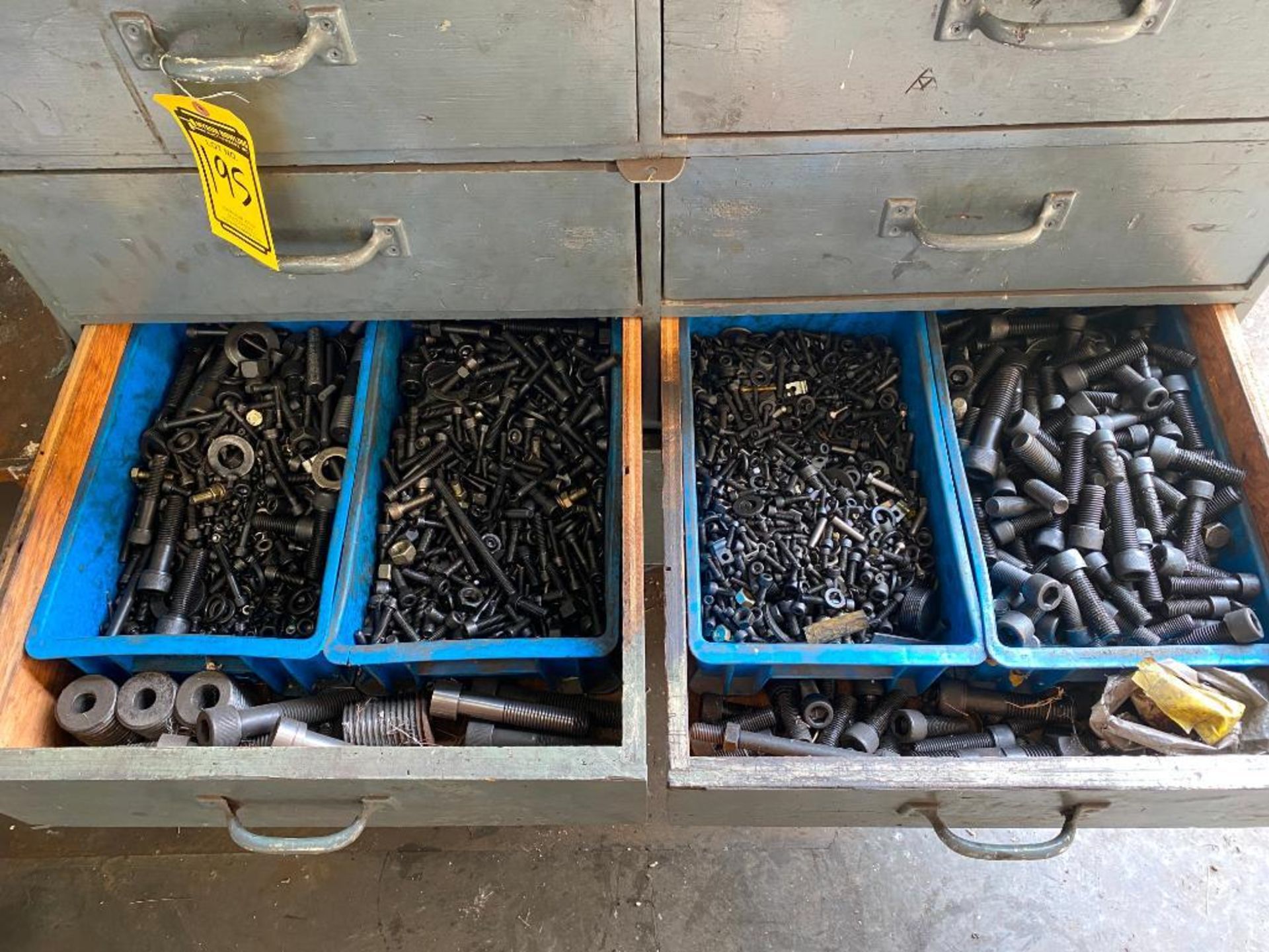 Cabinet & Content; Tool Holders, Kennametal Stellram, Inserts, Assorted ...