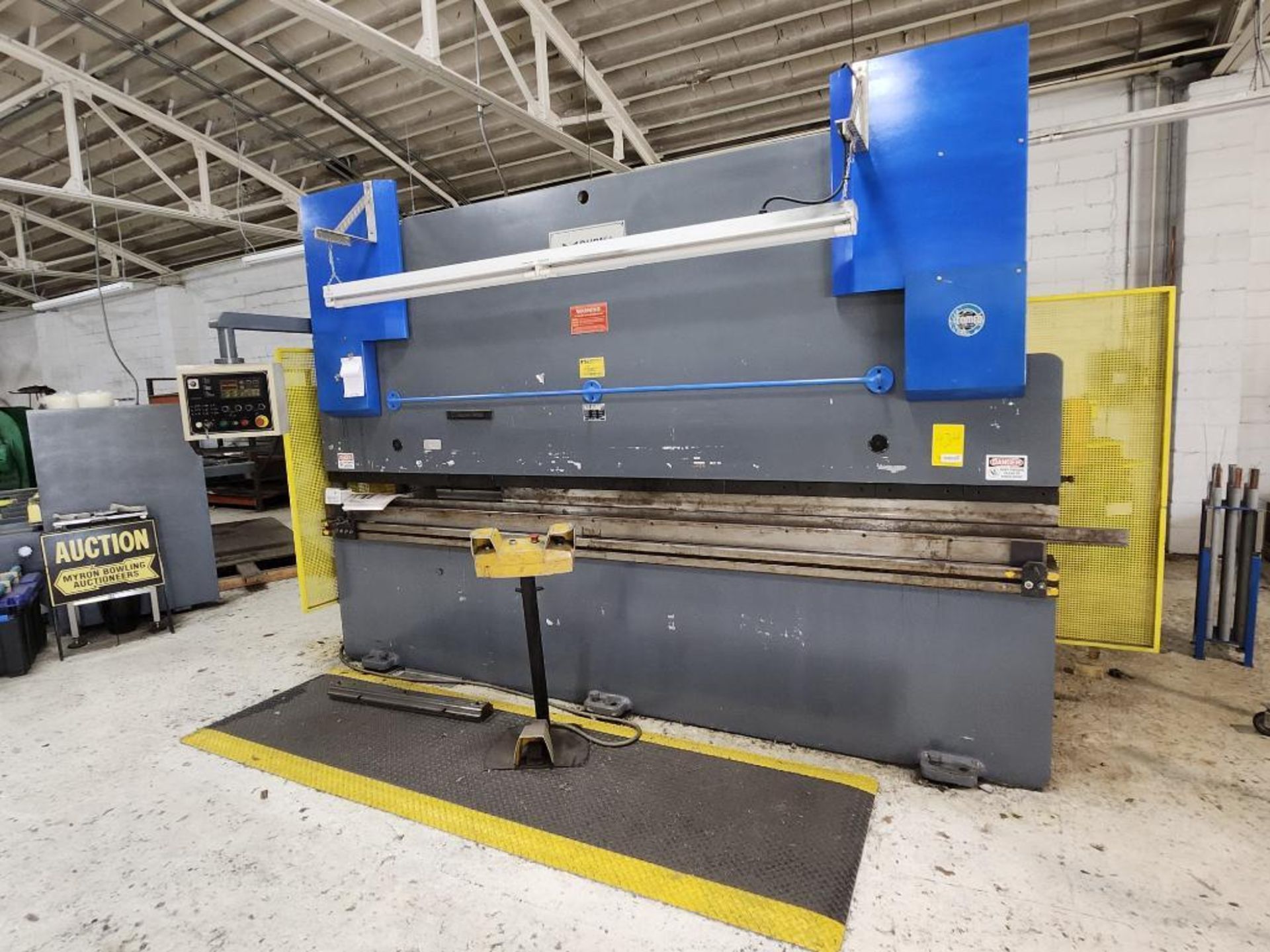 Durma Primeline CNC Hydraulic Press Brake, 220-Ton, 220V/440V, Three ...