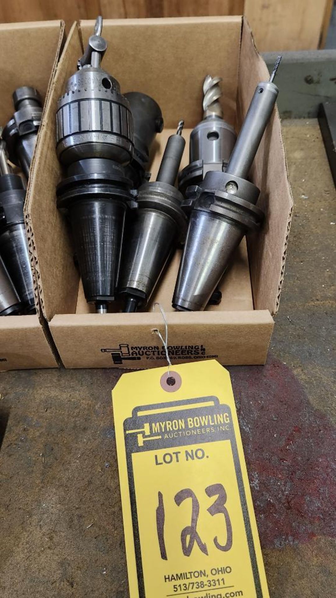 { Choice of lots: 120, 121, 122, 123, 124 } (5x) Cat-40 Taper Tool ...