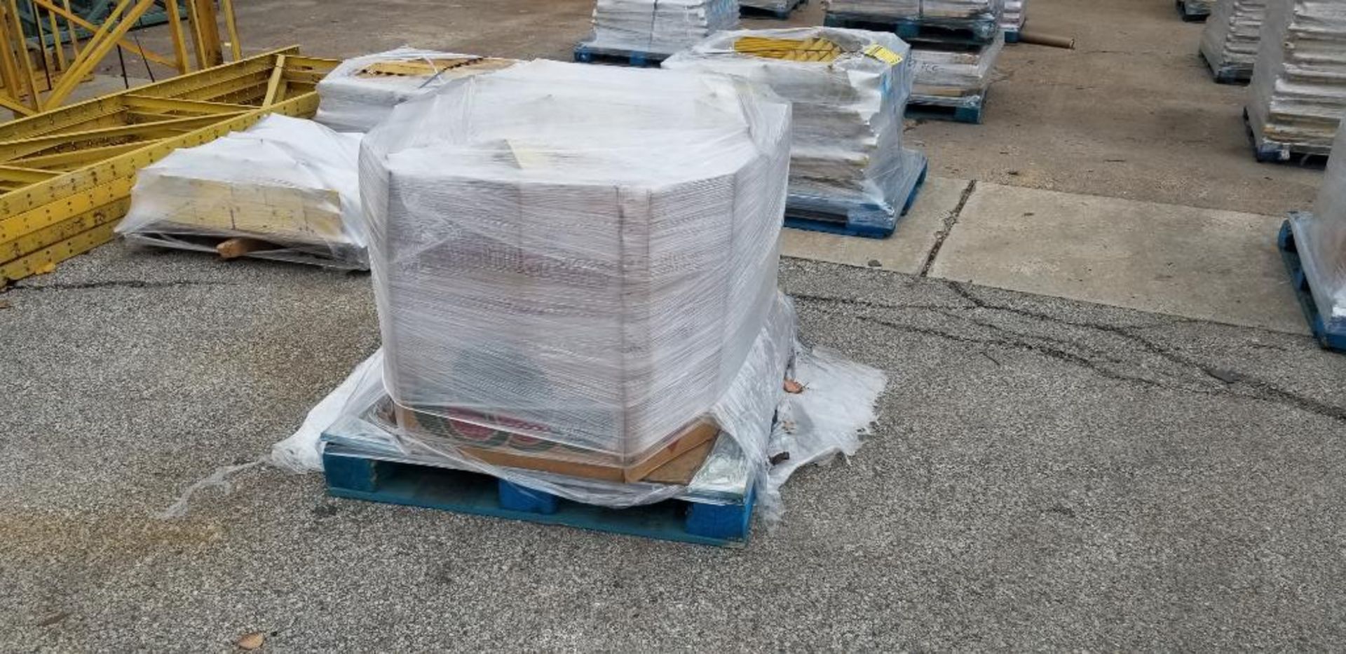 (2) Gaylord Boxes Full of 12" & 8" Structural Row Spacers ($50 Loading ...