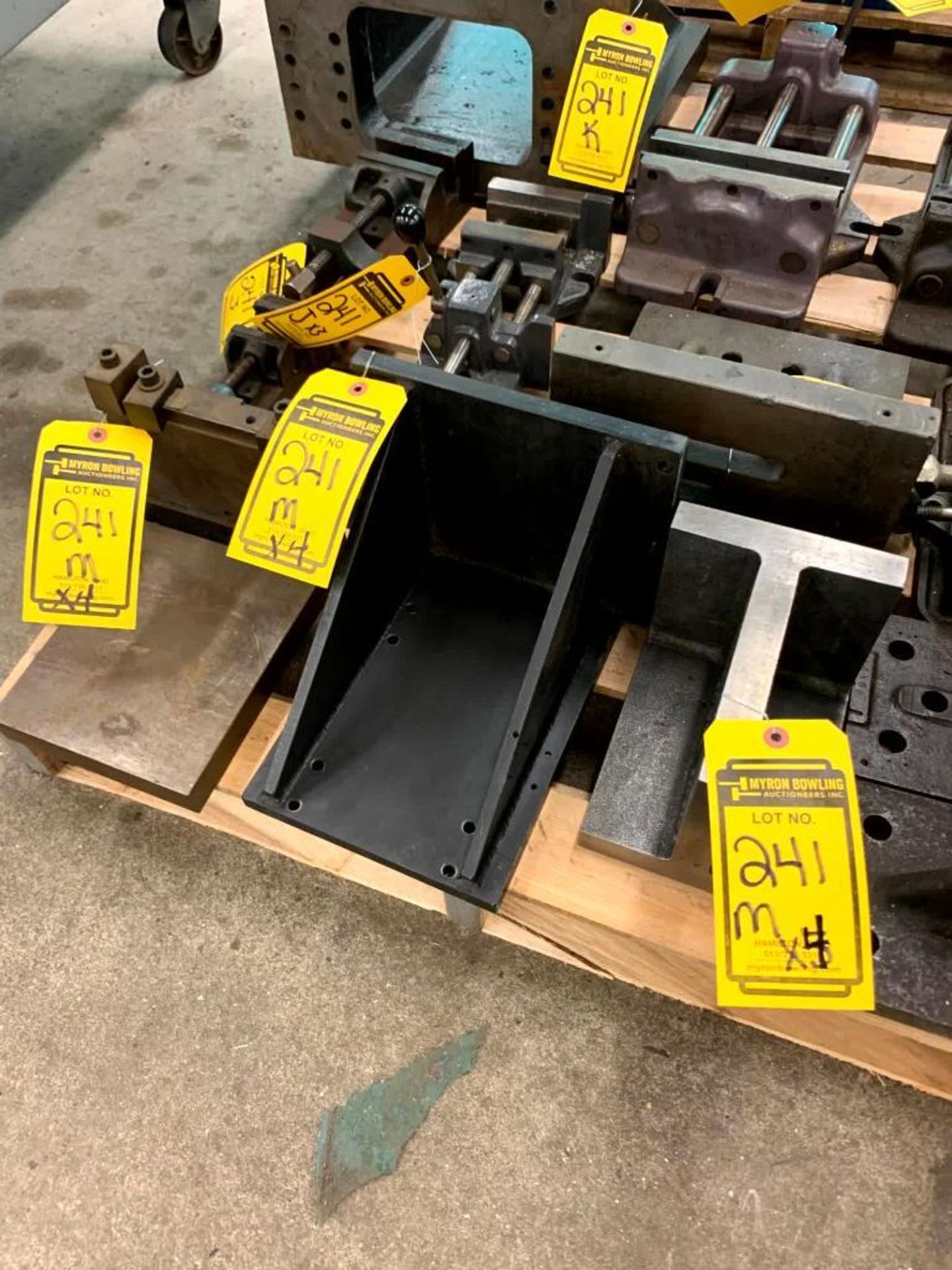 { Group of lots: 241K, 241L, 241M } (4) Assorted Angle Plates