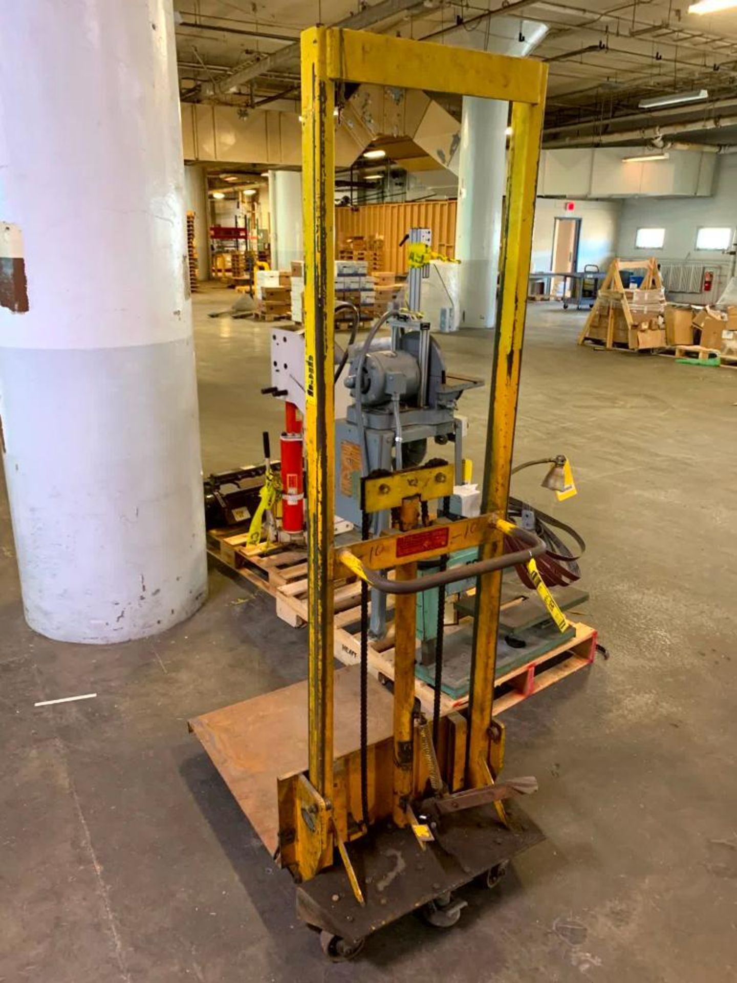 Little Dickie Die Lift Cart, 1,000 LB. Capacity (2nd Floor)