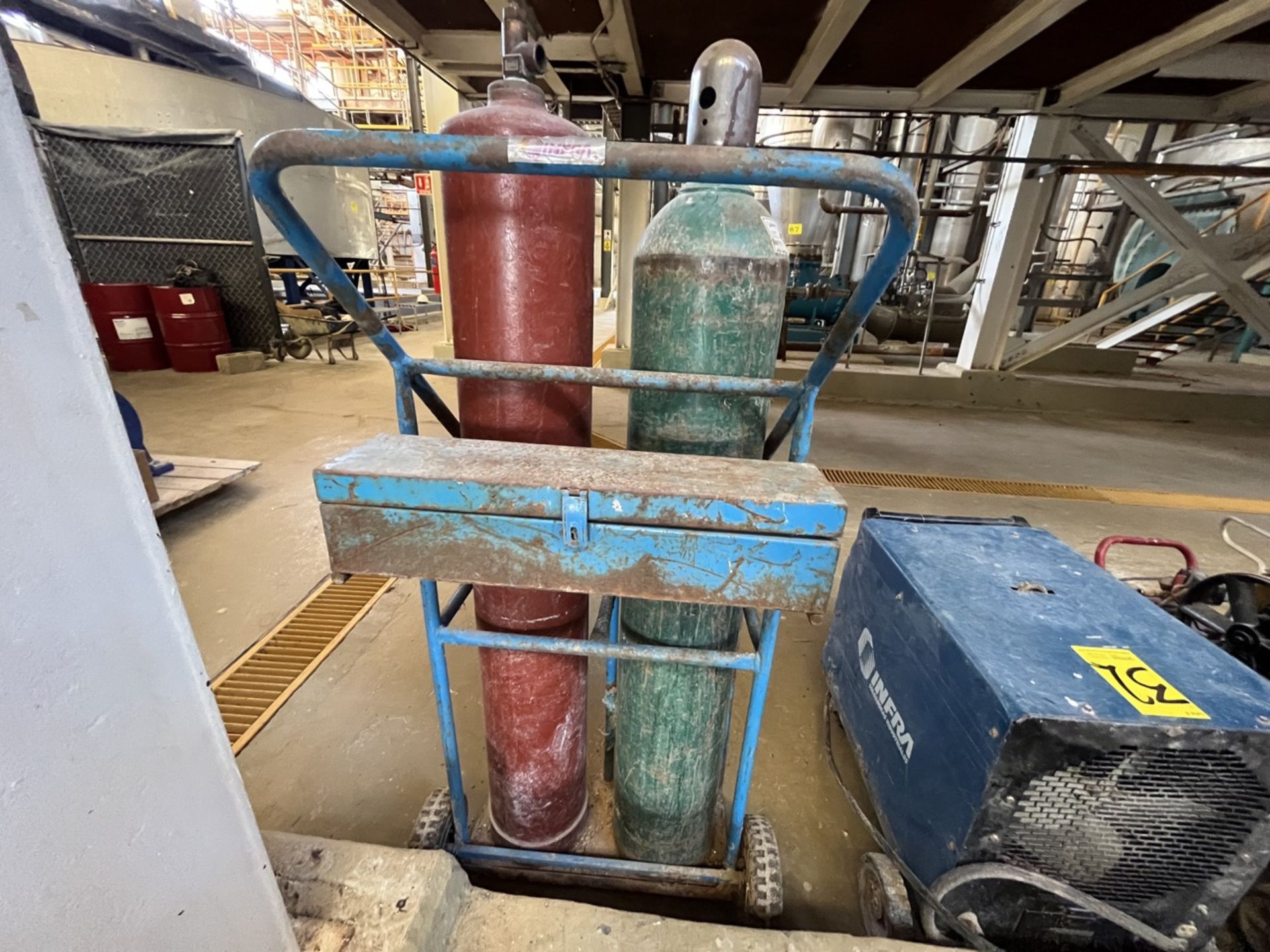 Oxycutting equipment including acetylene tank, oxygen tank and ...