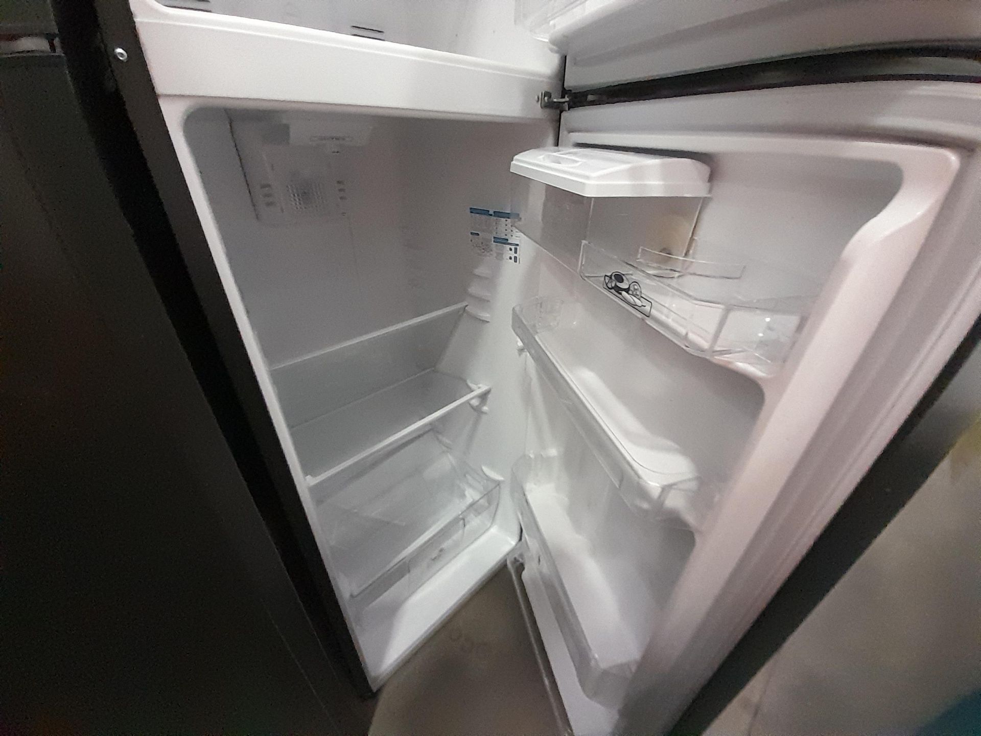 Lote de 2 Refrigeradores contiene: 1 Refrigerador con dispensador de ...