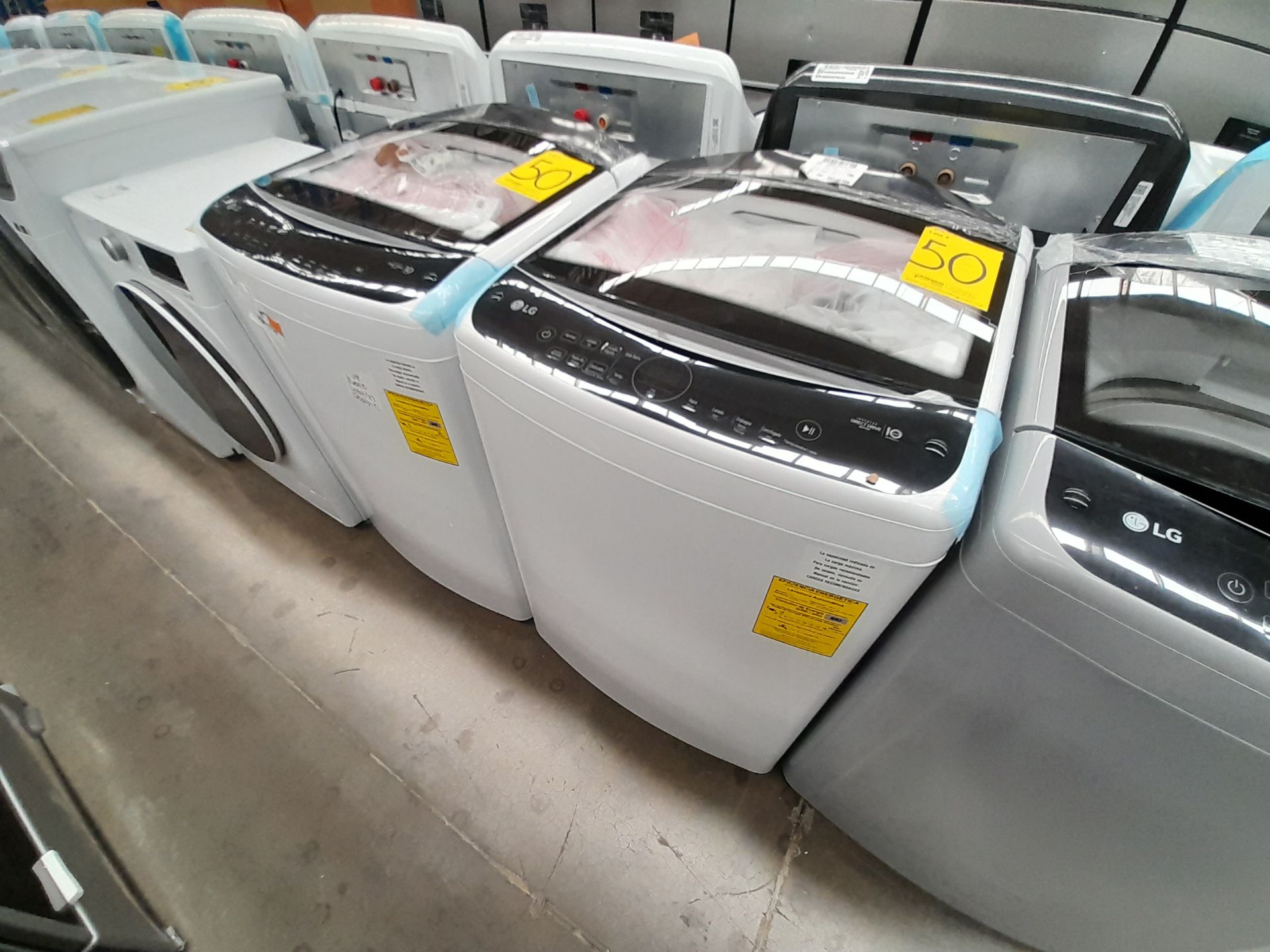 Lote de 2 lavadoras contiene: 1 lavadora de 19 KG, Marca LG, Modelo ...