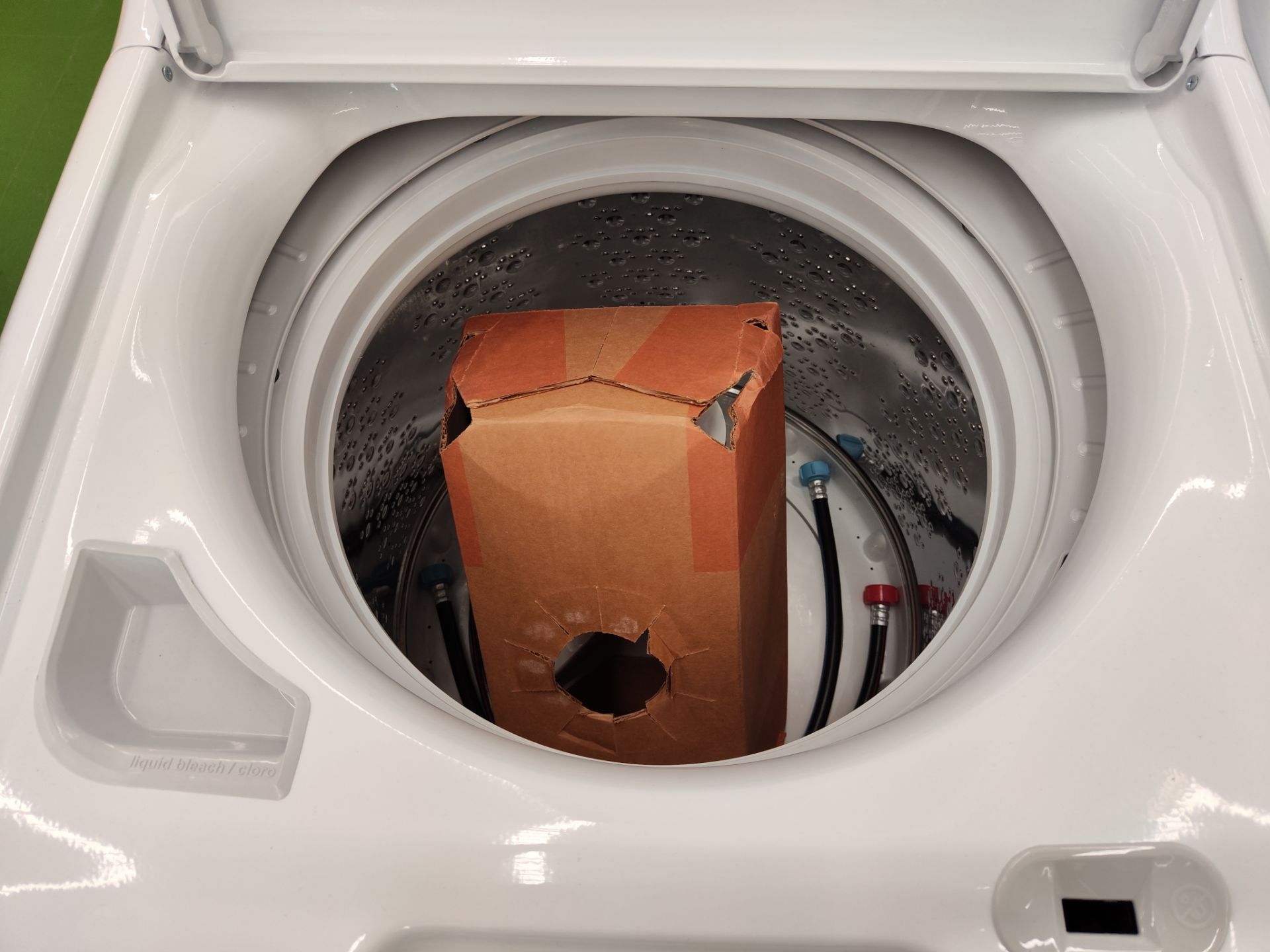 Lote de 2 Lavadoras contiene: 1 Lavadora de 18 KG, Marca MABE, Modelo ...