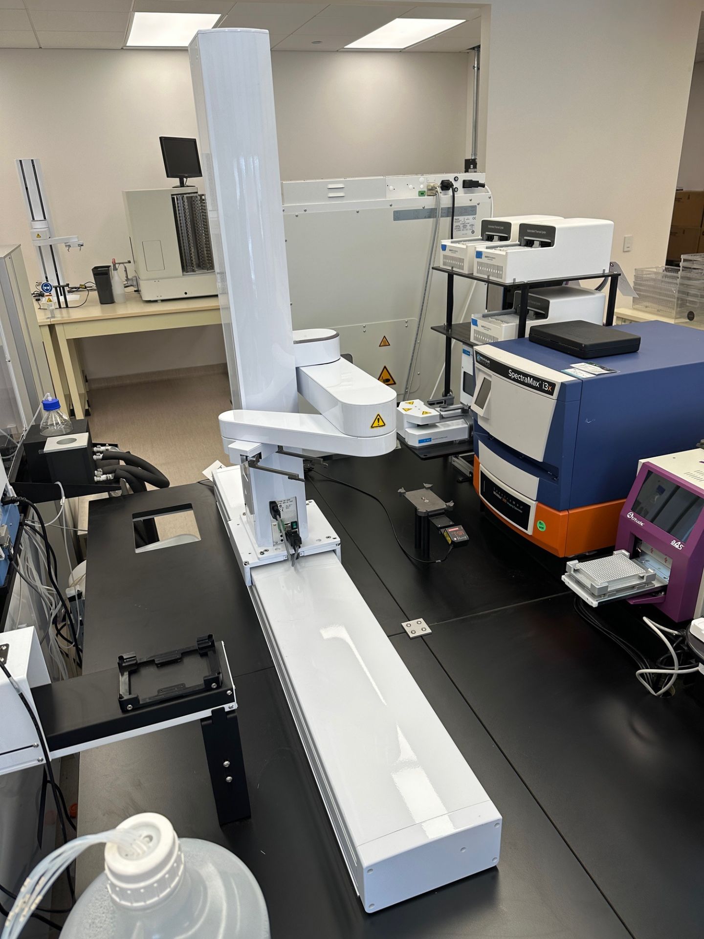 Precise Automation Scara Robotic Arm with 52" Track and 40" Tower ...