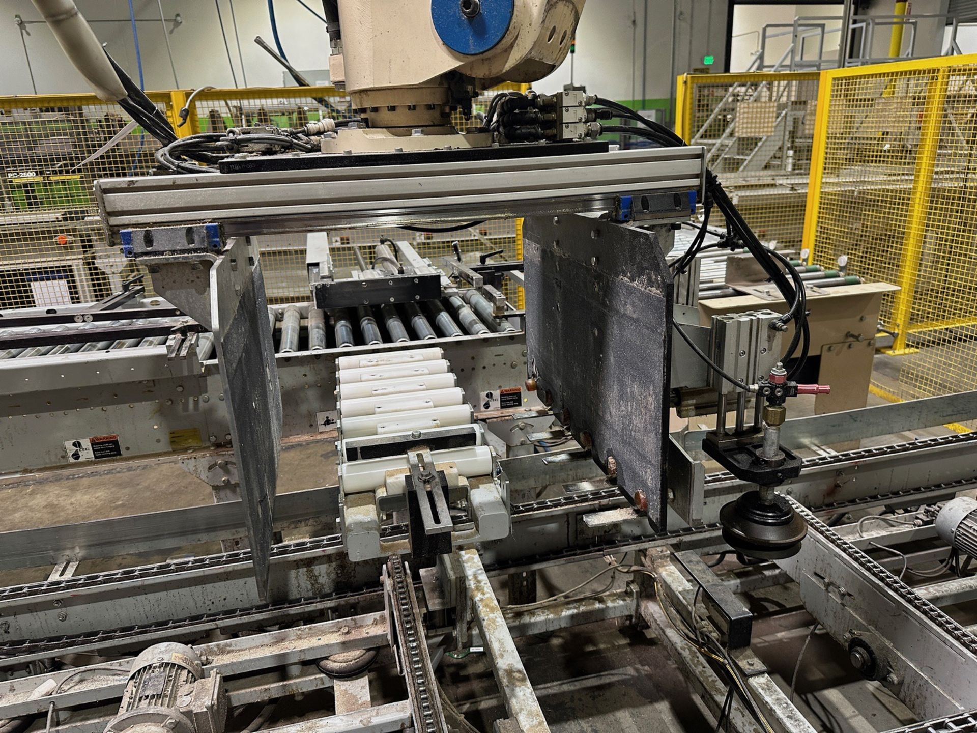 Fuji Ace EC-201HS Robotic Palletizer with Power Supplies and Pendants ...