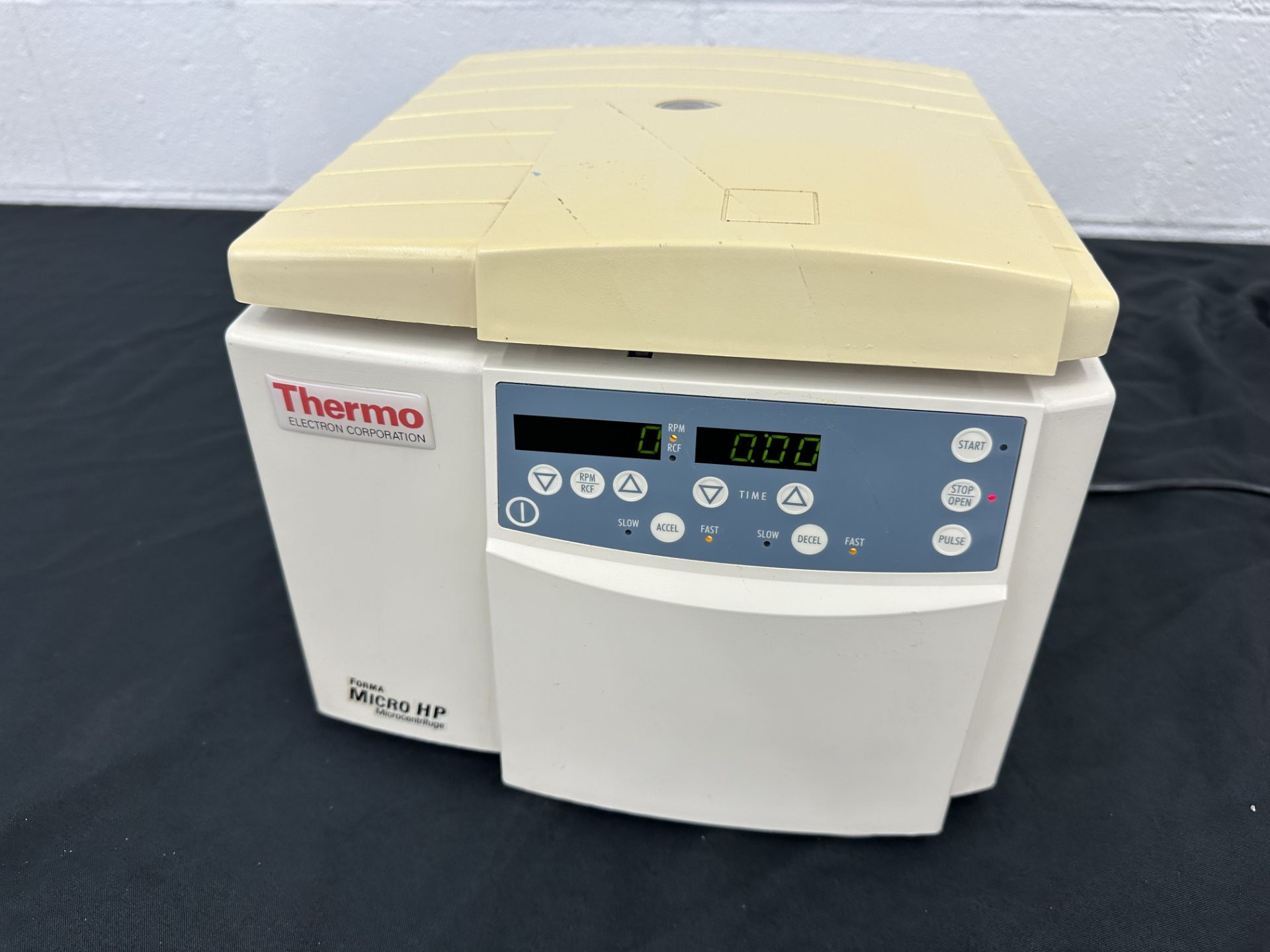 Thermo Electron IEC Micromax Microcentrifuge (No Rotor)