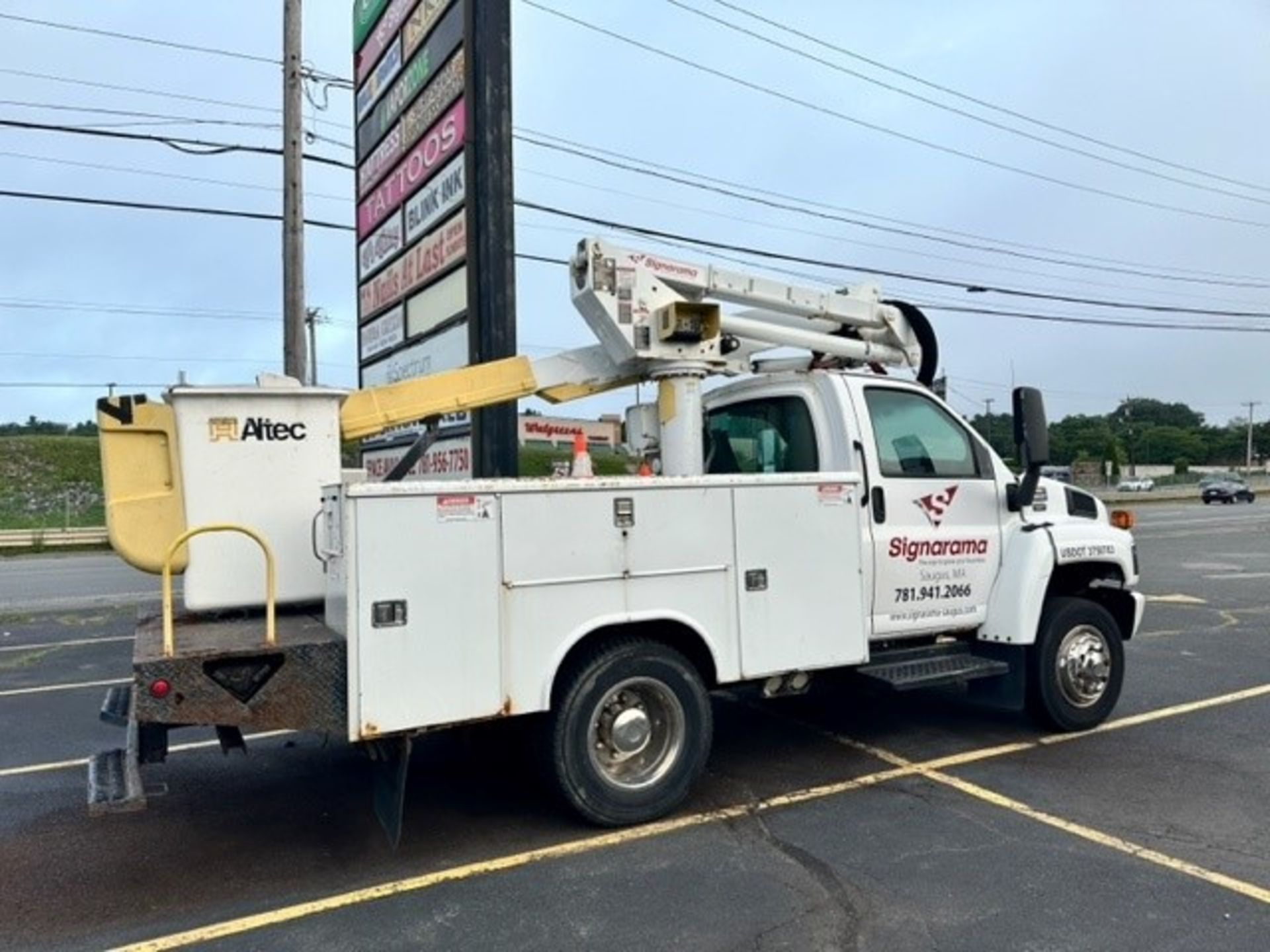 (SEE VIDEOS) 2006 GMC C5500 Duramax Diesel, Bucket Truck 6 Wheel Dually ...