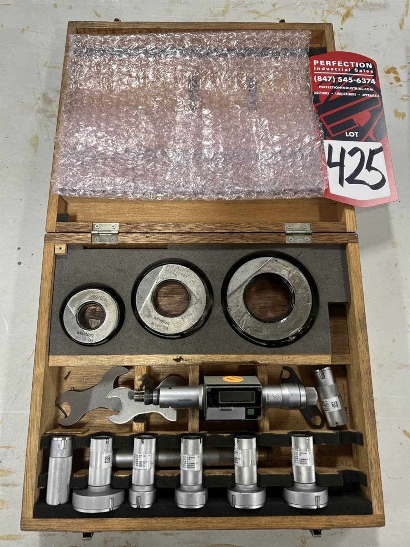 { Choice of lots: 425 } MITUTOYO Hole Micrometer from .8-2"