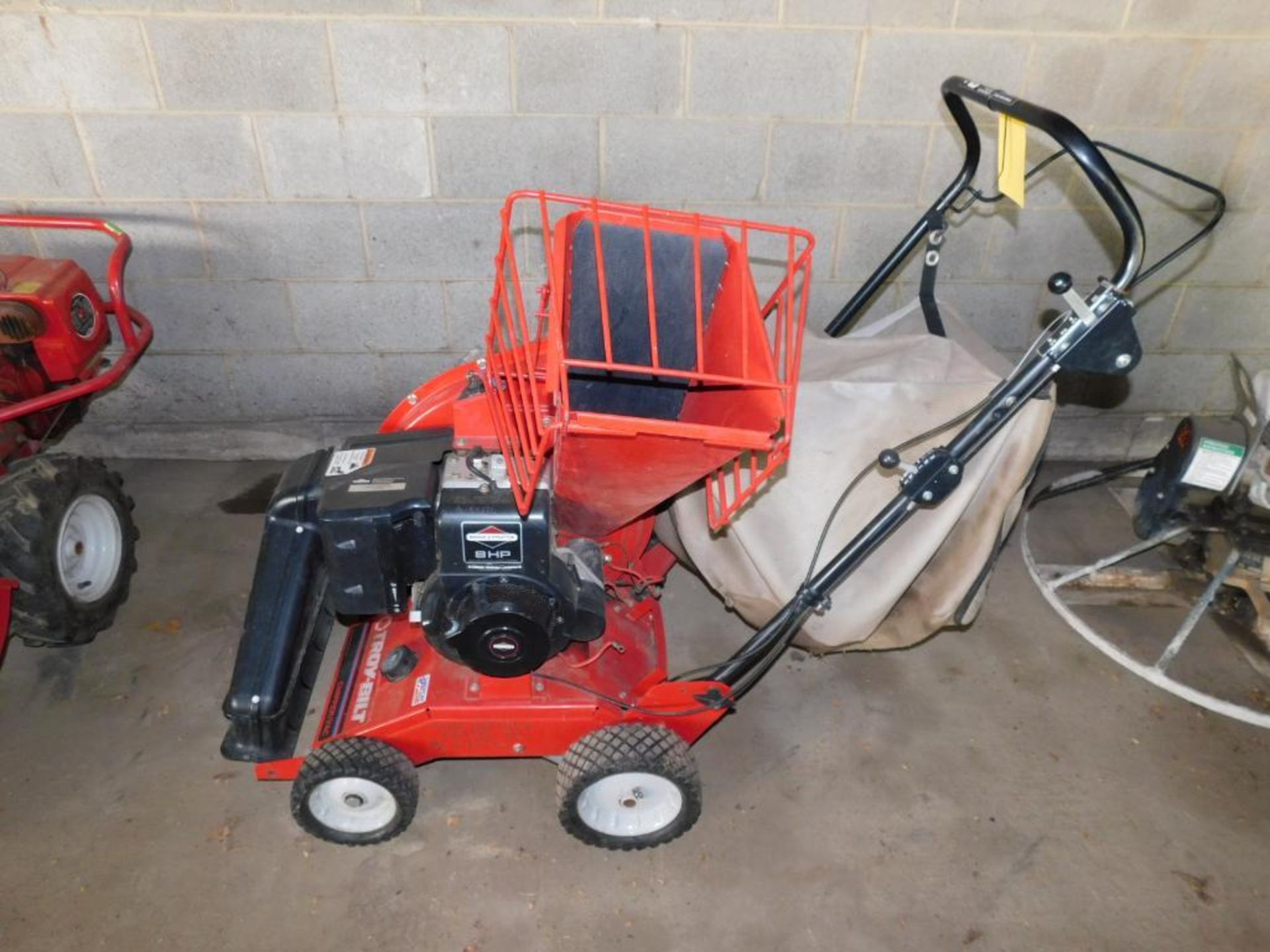 Troy-Bilt 47287 Chipper Shredder Lawn Vacuum w/Briggs & Stratton 8 HP ...