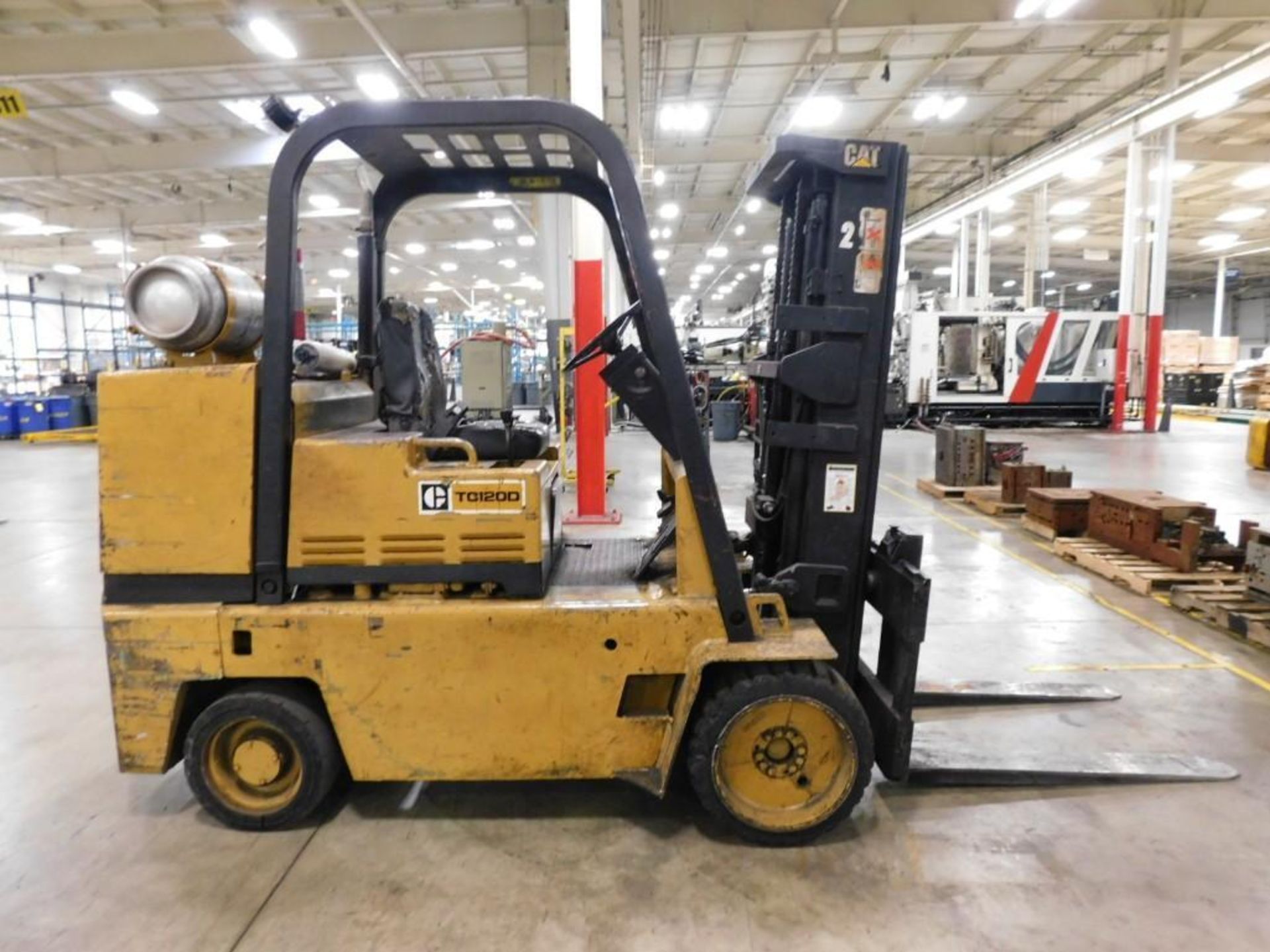 Caterpillar TC120D Fork Lift Truck, 12000 Lb. Max. Load Capacity ...