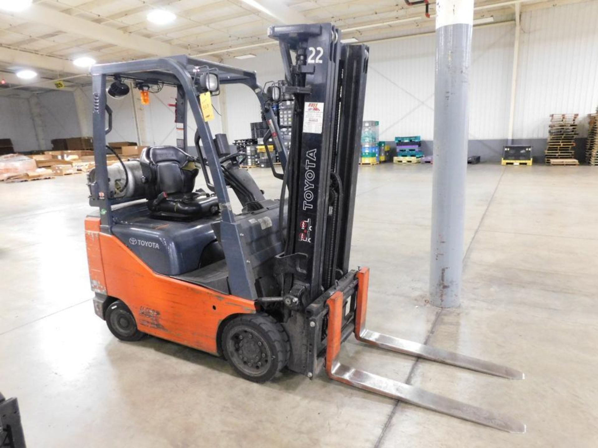 Toyota 8FGCU18 Fork Lift Truck, 3000 Lb. Max. Load Capacity, Overhead ...