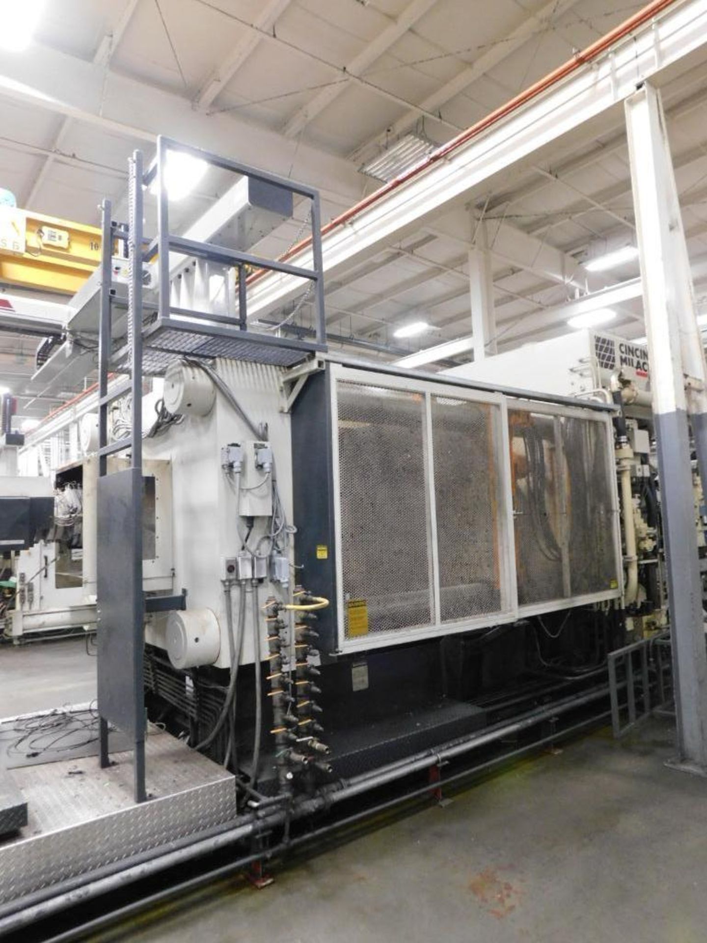 Cincinnati Milacron H1000-225 W/P 1000-Ton Horizontal Injection Molding ...
