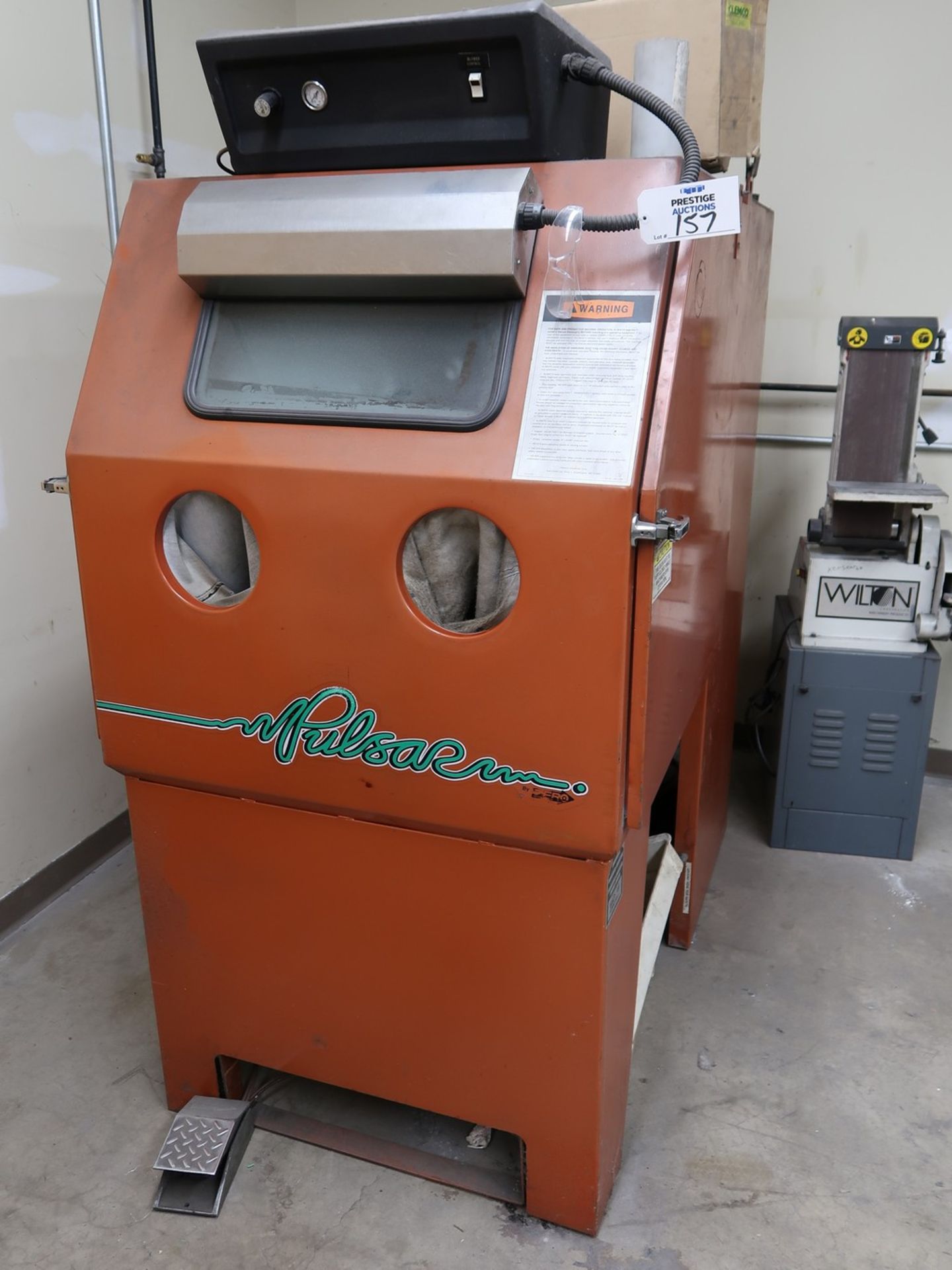 Clemco Industries Pulsar III Reach-In Type Sand Blast Unit, 300-CFM ...
