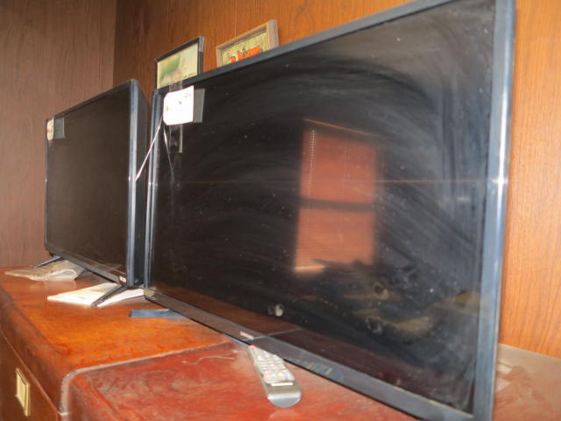 Lot (2) Flat Screen Monitors