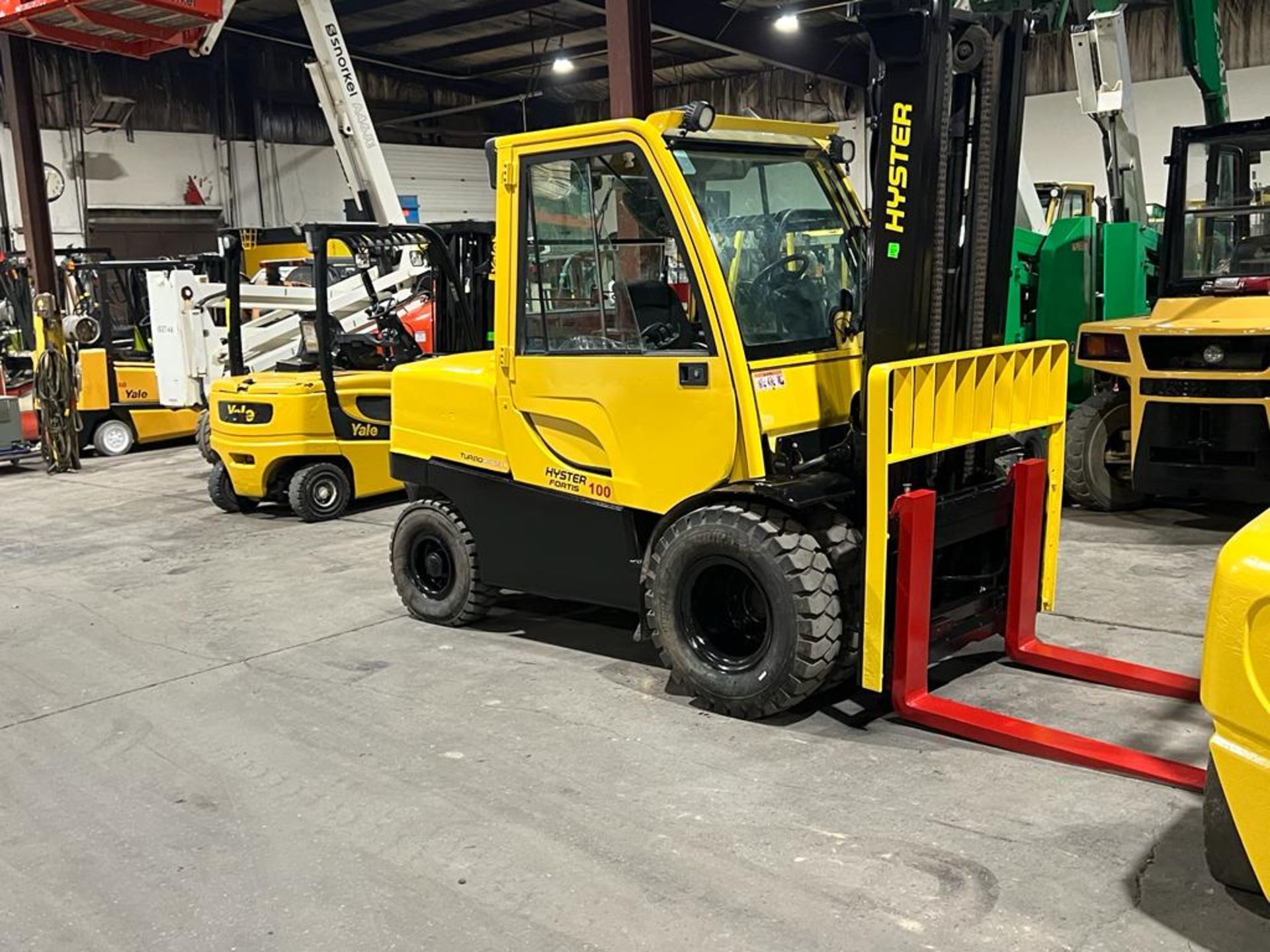 2016 Hyster 10,000lbs Capacity OUTDOOR Forklift FULL CAB Dual Front ...
