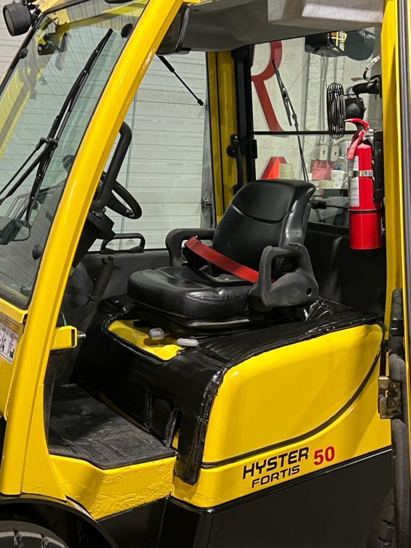 Hyster 5,000lbs Capacity OUTDOOR Forklift LPG (propane) Enclosed Cab ...
