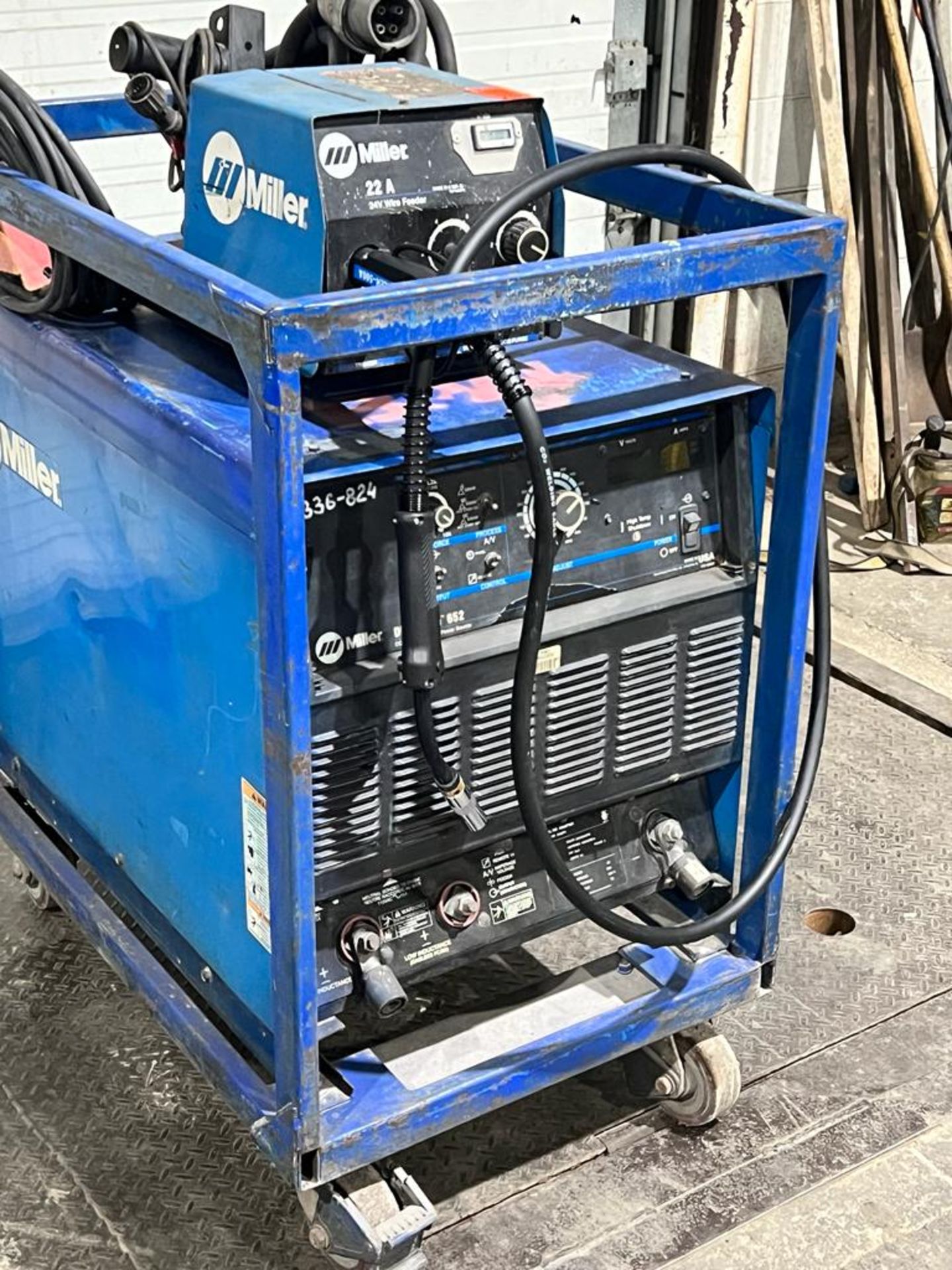 Miller Dimension 652 Mig Welder 650 Amp Mig Tig Stick Multi-Process ...